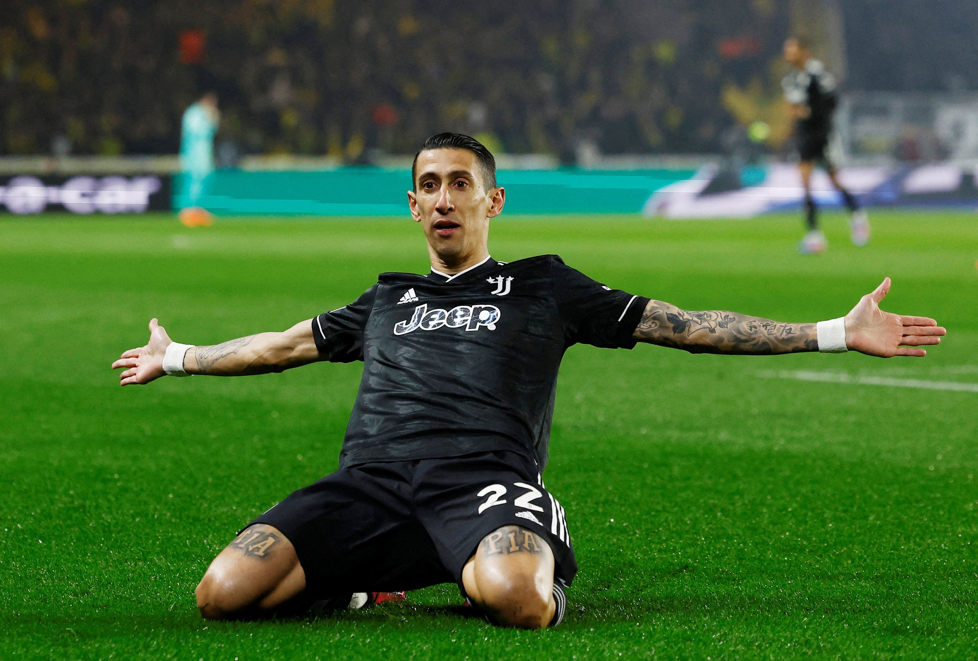 Chia tay Juventus, Di Maria trở lại Benfica