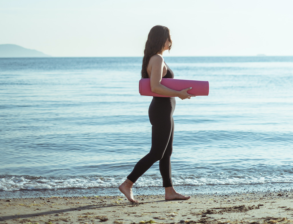 Những lợi ích sức khỏe tuyệt vời của đi bộ buổi tối