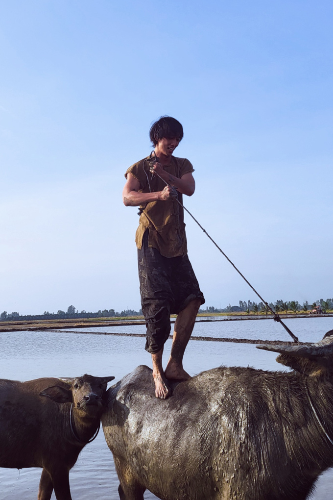 Tuấn Trần đóng vai của Trung Dân trong bản điện ảnh 'Đất rừng phương Nam'