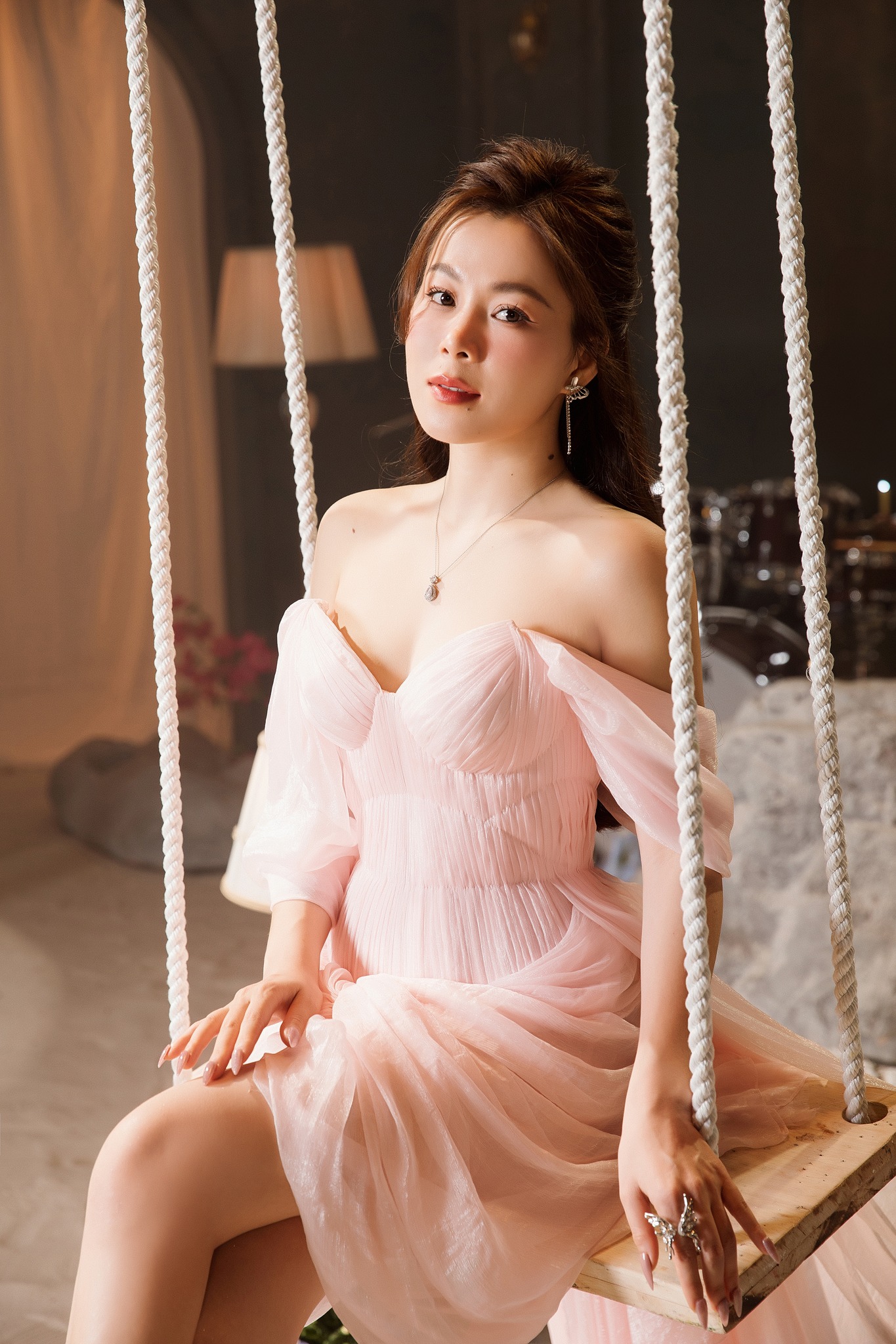 ‘Nàng thơ nhạc Pháp’ Thùy Dung: Muốn khán giả nhớ đến âm nhạc thay vì đời tư