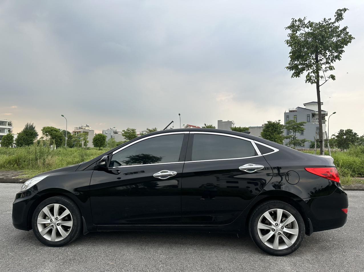 Dưới 300 triệu, có nên mua Hyundai Accent 10 năm tuổi?