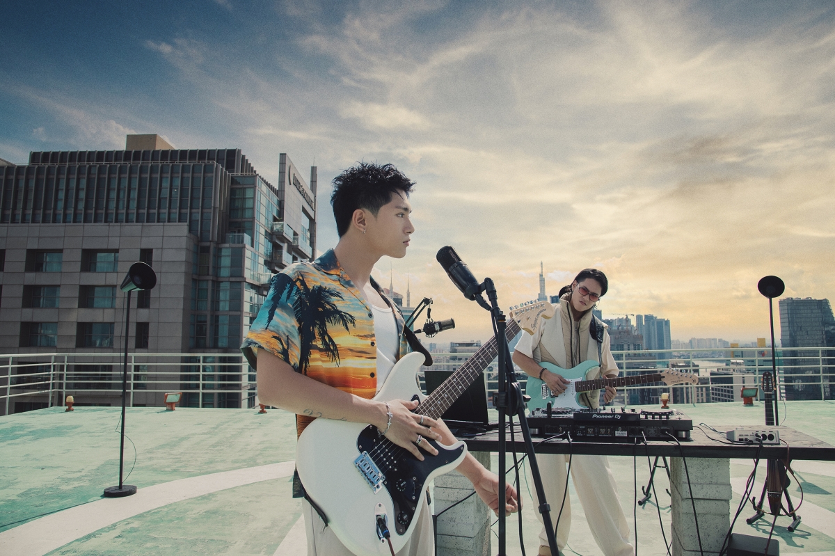 Giám khảo 'Rap Việt' ấn tượng với 'nhạc không gian' của rapper 2PILLZ