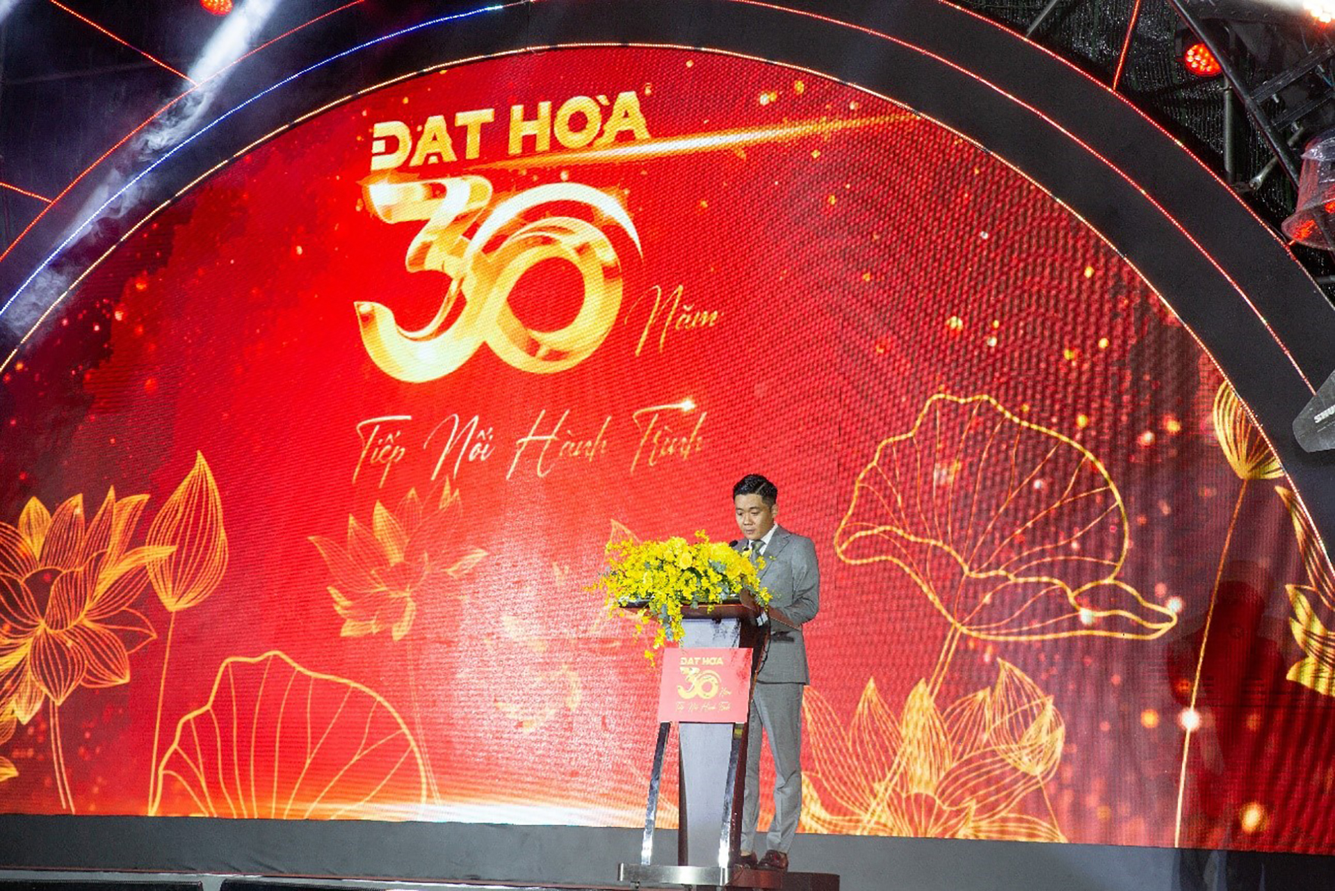 Nhựa Đạt Hòa 30 năm phát triển vững mạnh