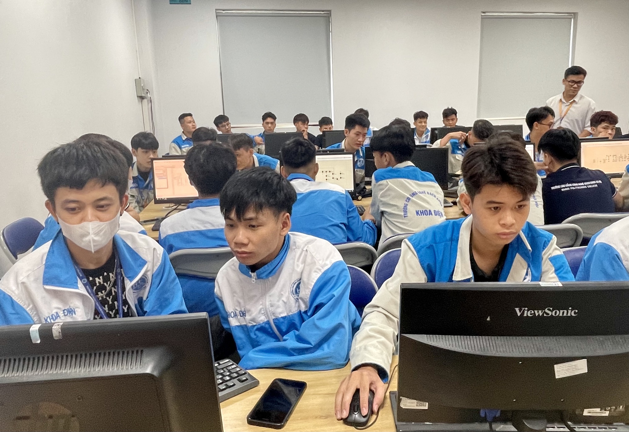 Miễn học phí cho học sinh tốt nghiệp THCS học nghề: Bổ sung quy định mới