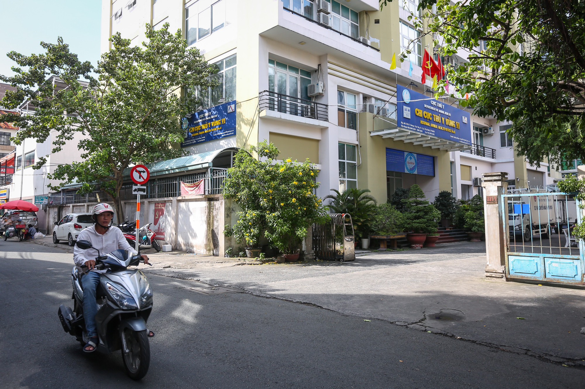 Lãnh đạo Chi cục Thú y vùng 6 bị công an mời về trụ sở làm việc