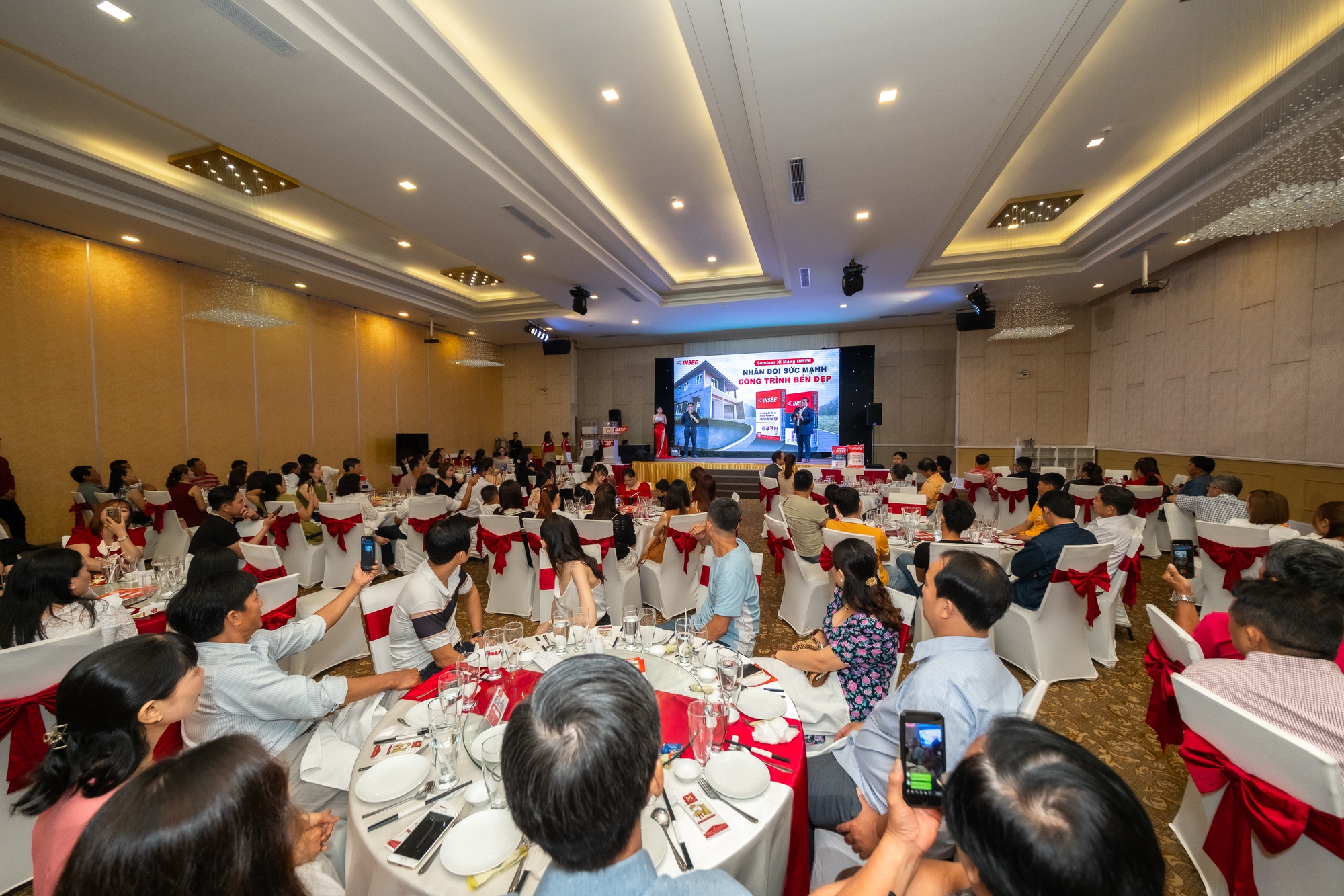 INSEE Việt Nam nỗ lực sát cánh cùng khách hàng trong giai đoạn thị ...