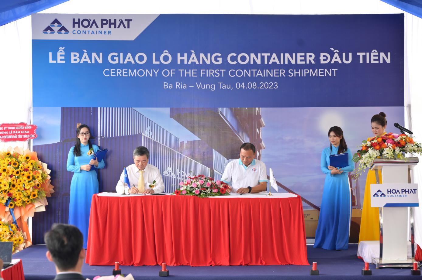 'Vua thép' chính thức bàn giao những lô sản phẩm container đầu tiên