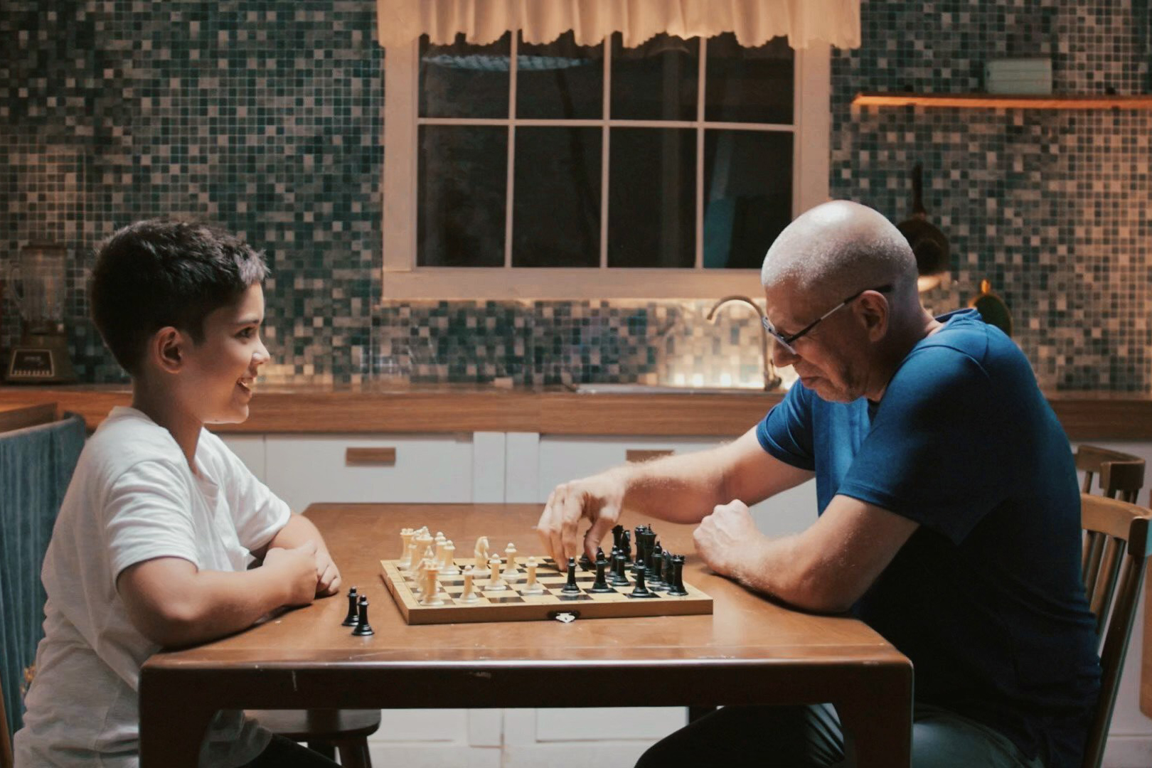 Ca sĩ, rapper nhí Shumo AG lần đầu quay MV cùng cha