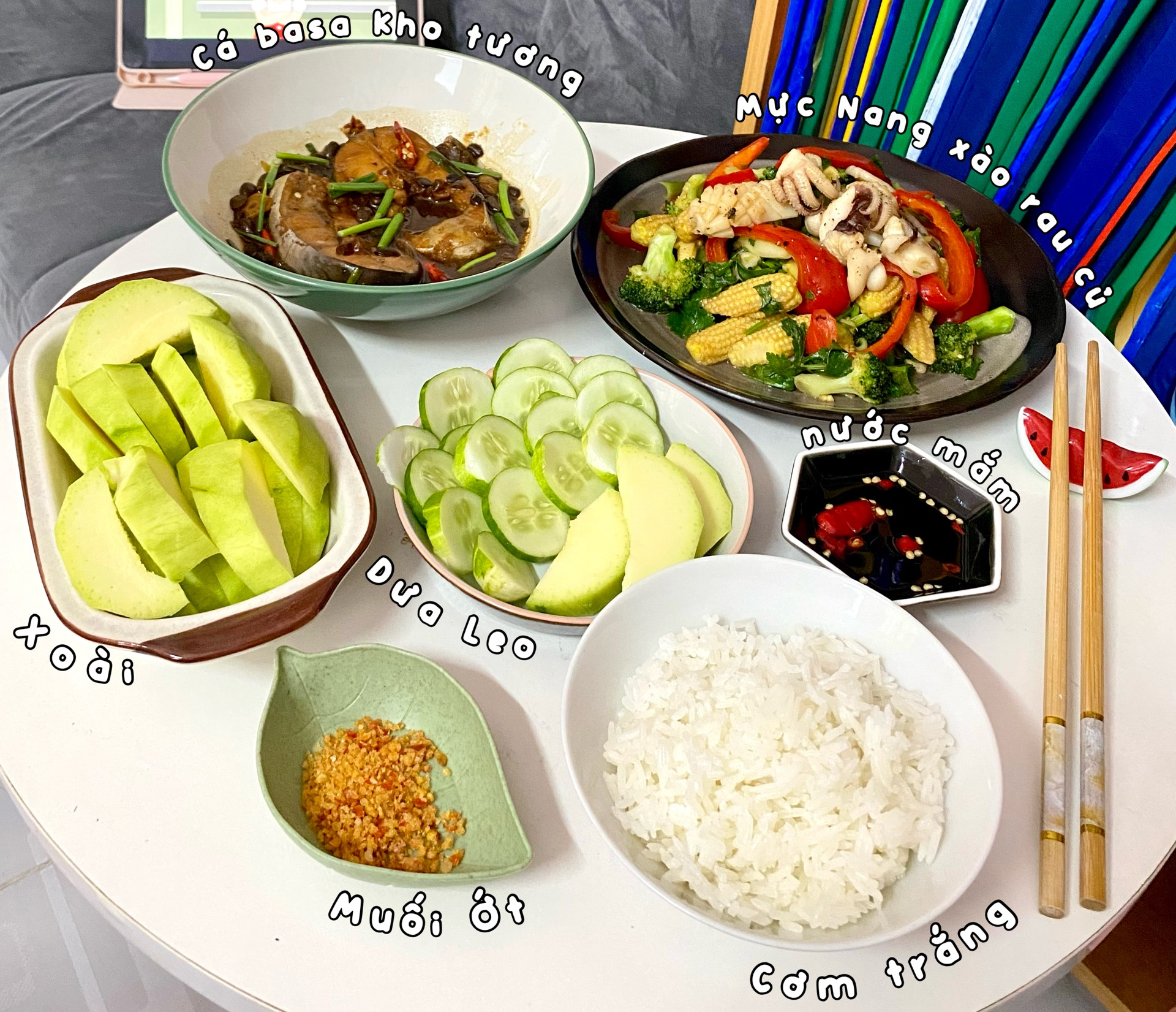 Cơm sinh viên: 'Ăn qua loa rồi vùi đầu học hành, làm thêm là sai lầm'