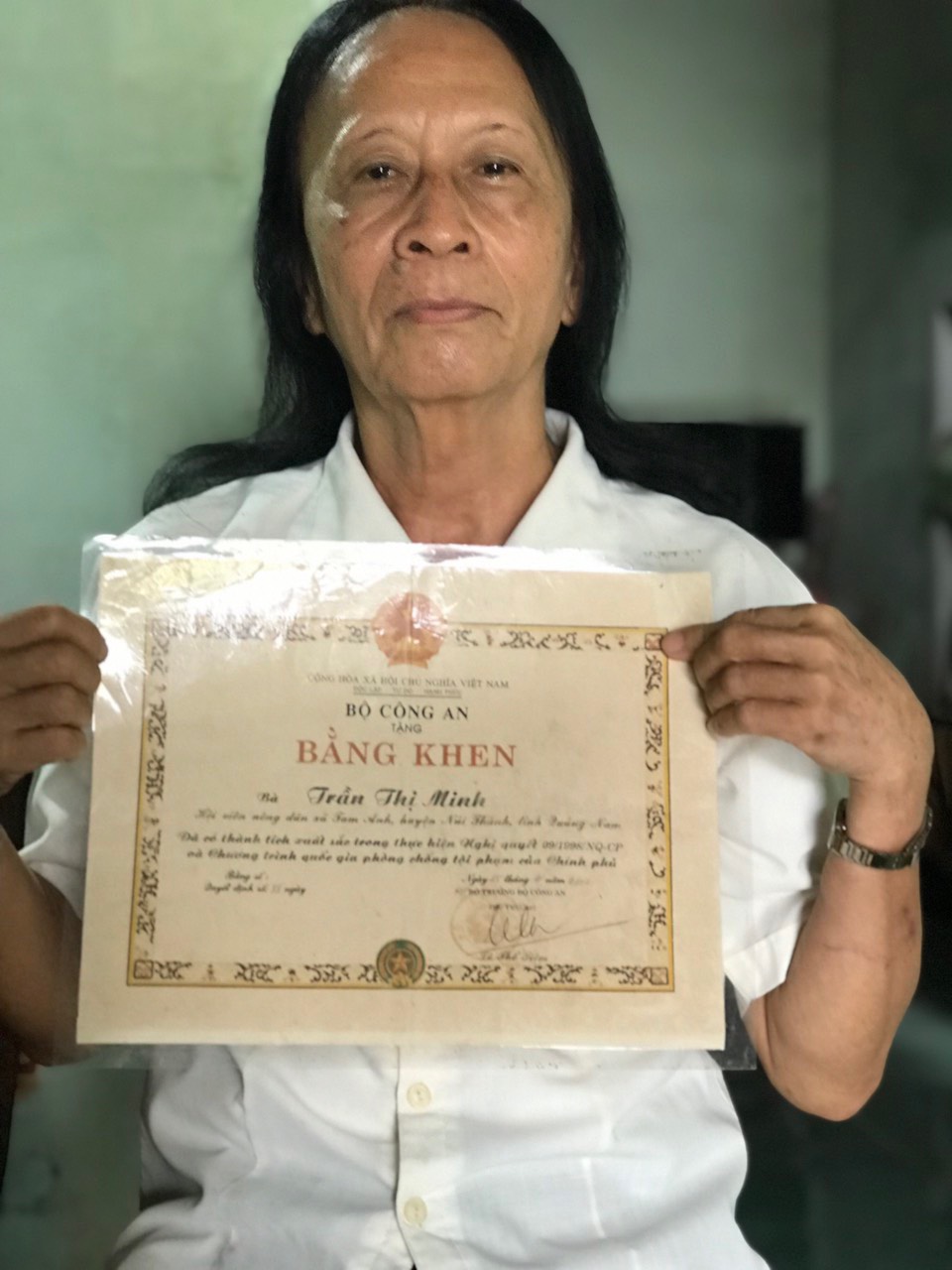 Phục thiện giang hồ: Nữ trưởng công an thôn quả cảm