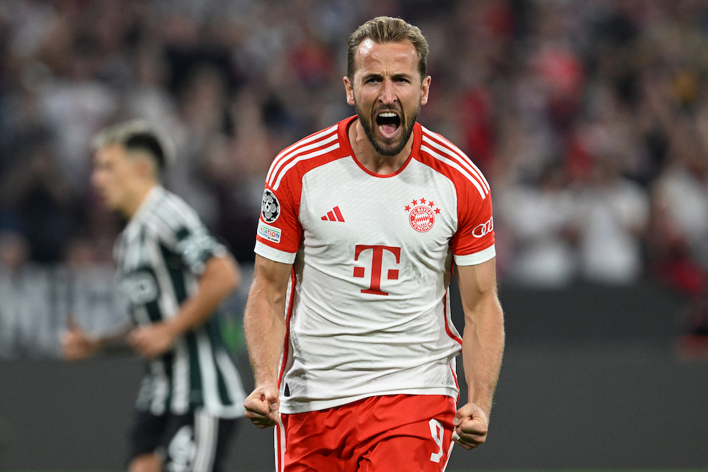 Kane lập công, Bayern Munich hạ M.U trong trận cầu 7 bàn thắng