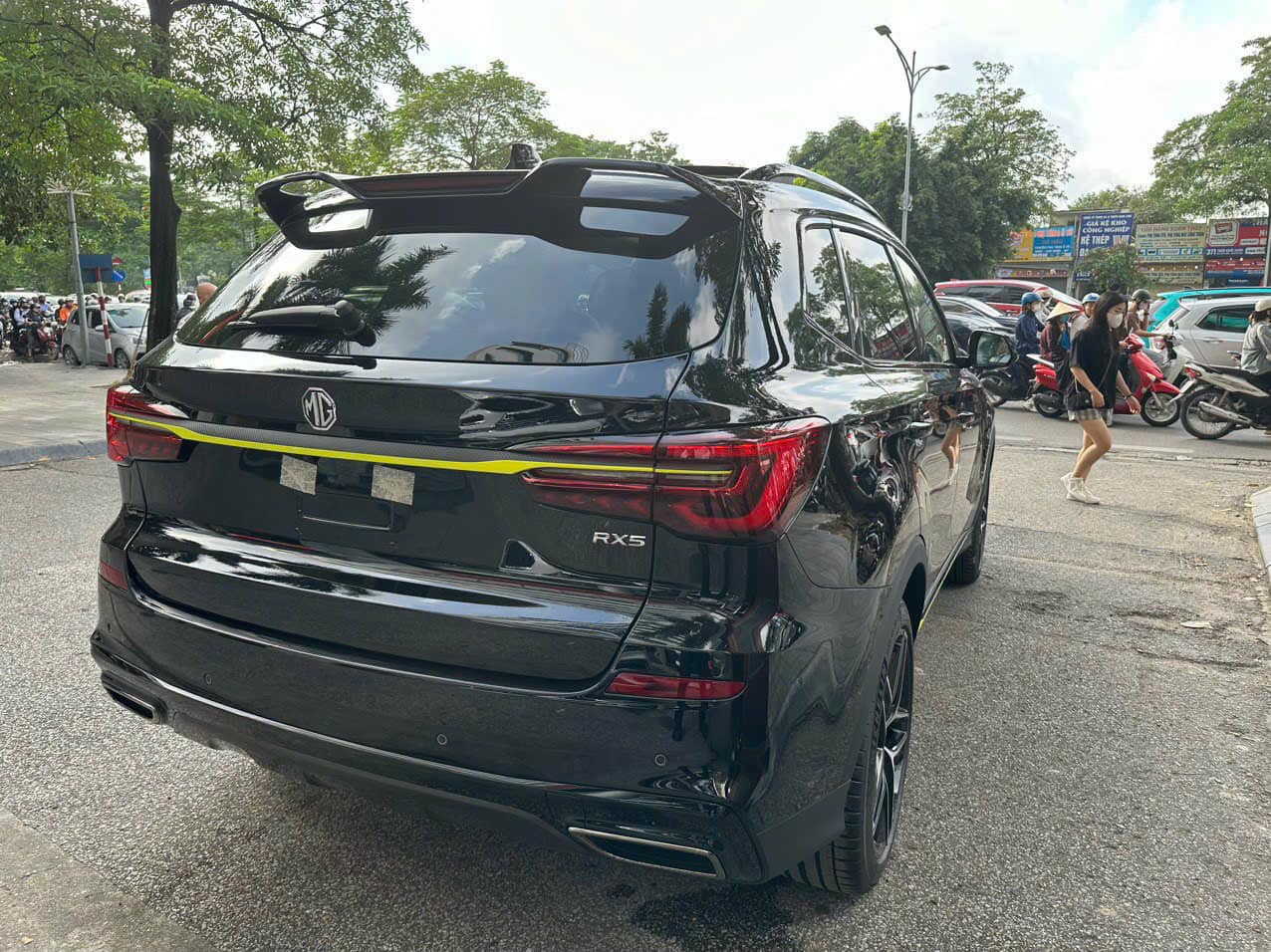 MG RX5 xuất hiện tại đại lý Hà Nội, giá ngang ngửa Hyundai Creta