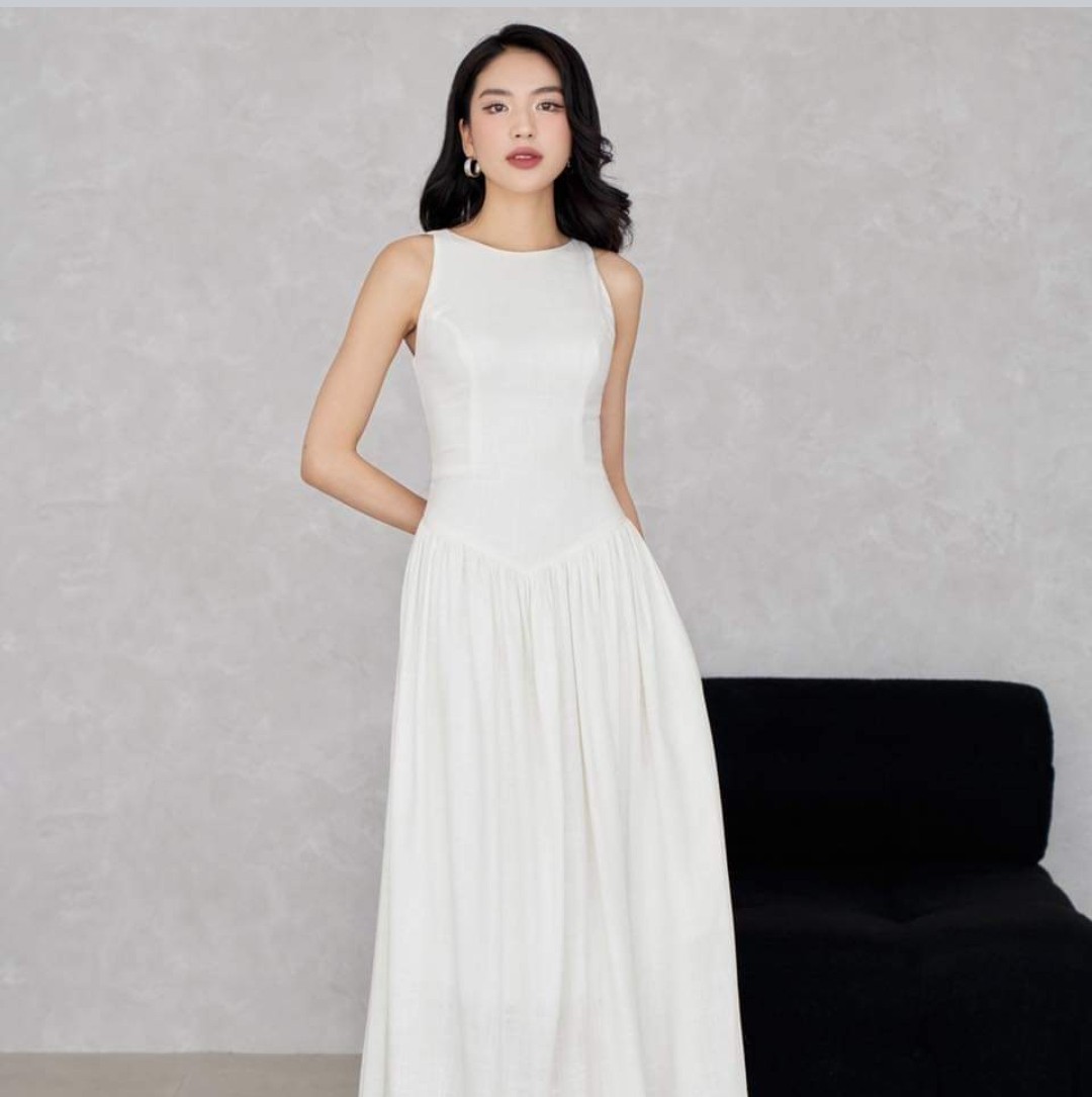 Mặc trang phục màu trắng vào mùa thu thế nào để không bị đơn điệu?