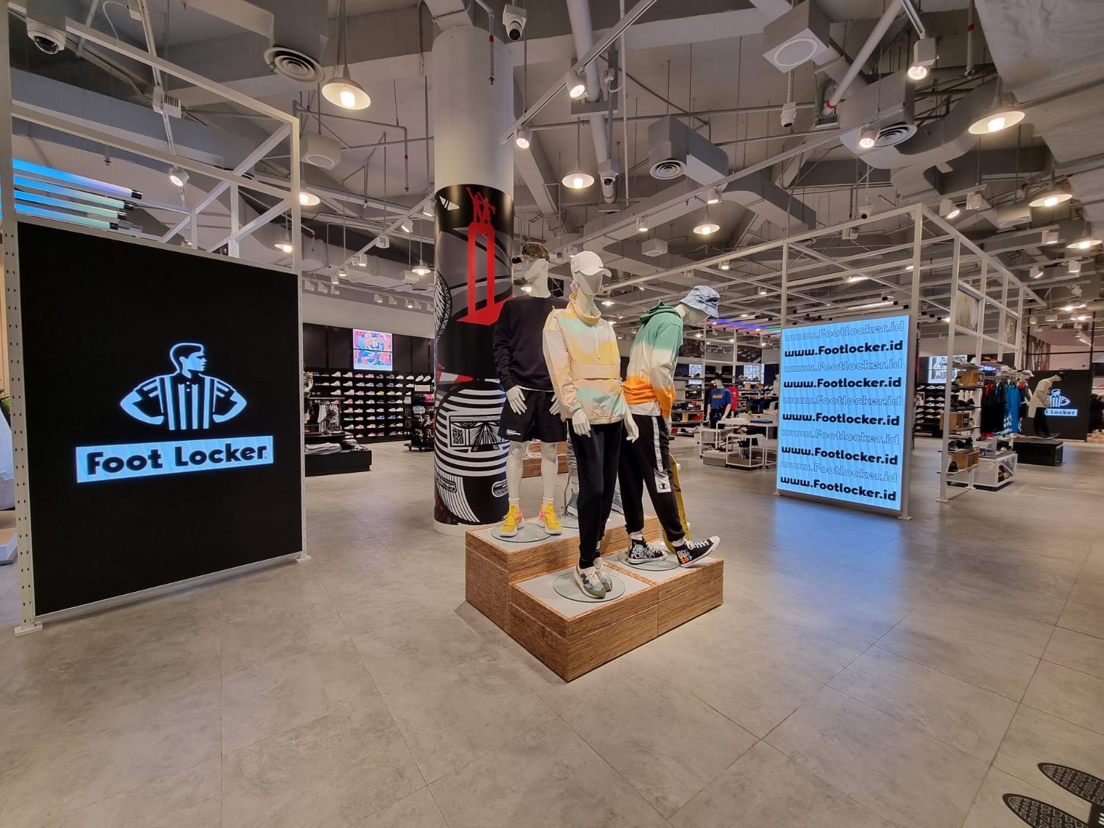 Chuỗi cửa hàng giày thể thao Foot Locker sắp vào Việt Nam