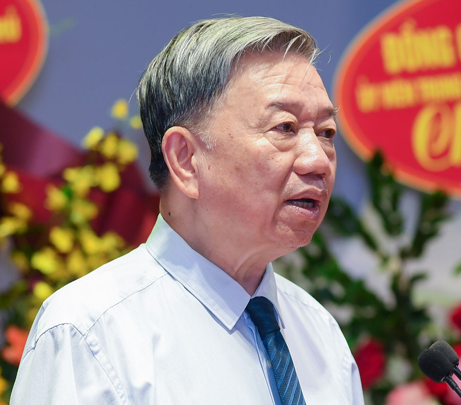 Cao Cong's Instagram, Twitter & Facebook on IDCrawl