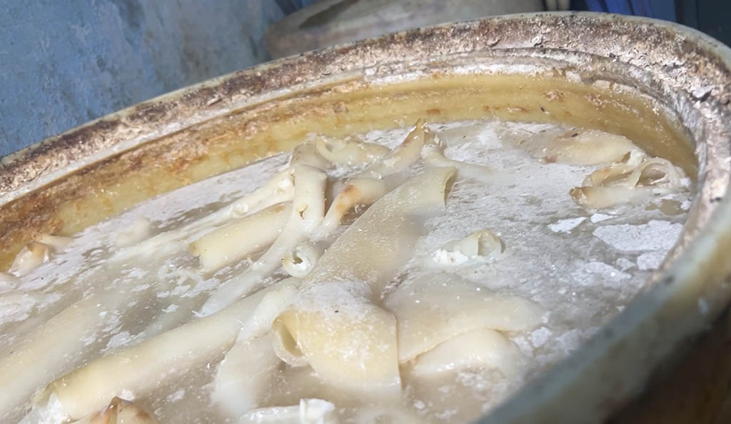 Khiếp hãi bì heo bẩn ở TP.HCM: Đột nhập cơ sở chế biến