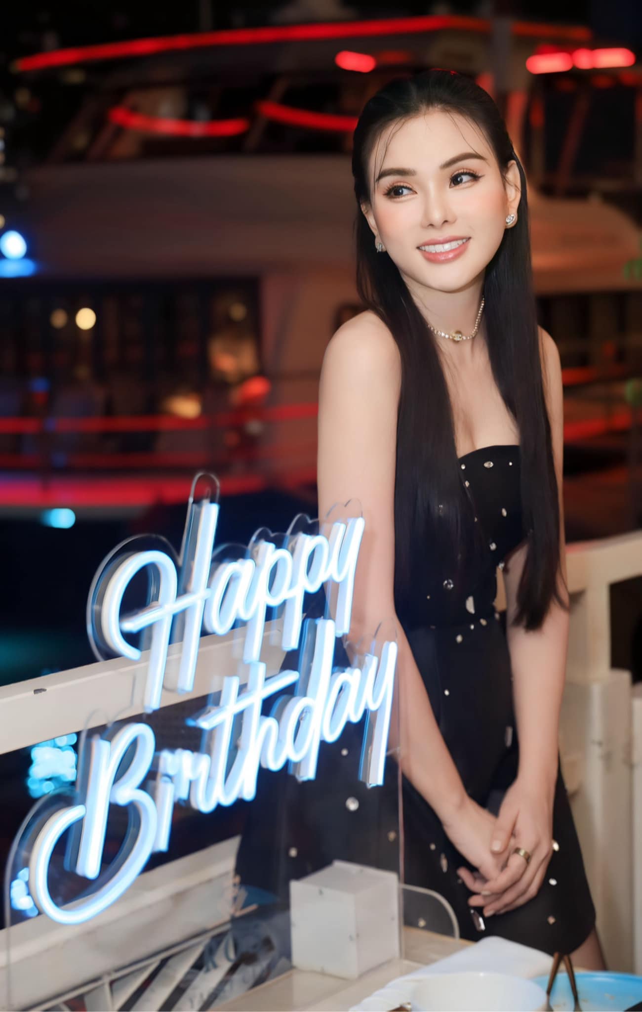 Thu Thủy tiết lộ mối quan hệ giữa chồng hiện tại và con riêng