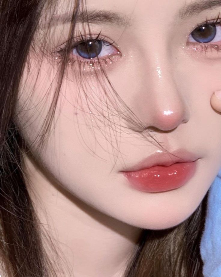 Trang điểm hồng đào kiểu Douyin giúp nàng trẻ hóa 10 tuổi