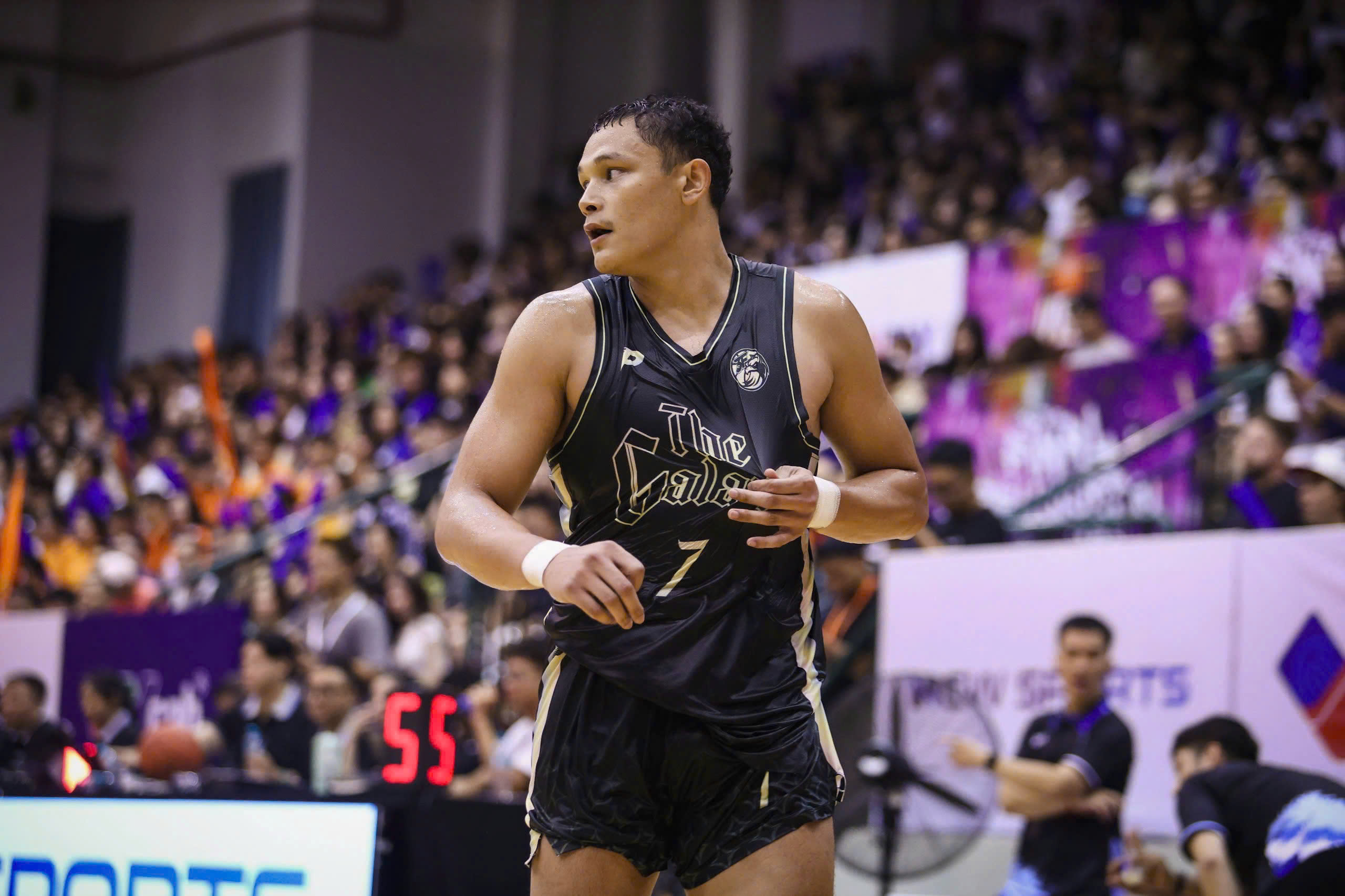 Tay ném gốc Việt Dominique Tham tỏa sáng ở giải bóng rổ Vietnam Pro-Am ...