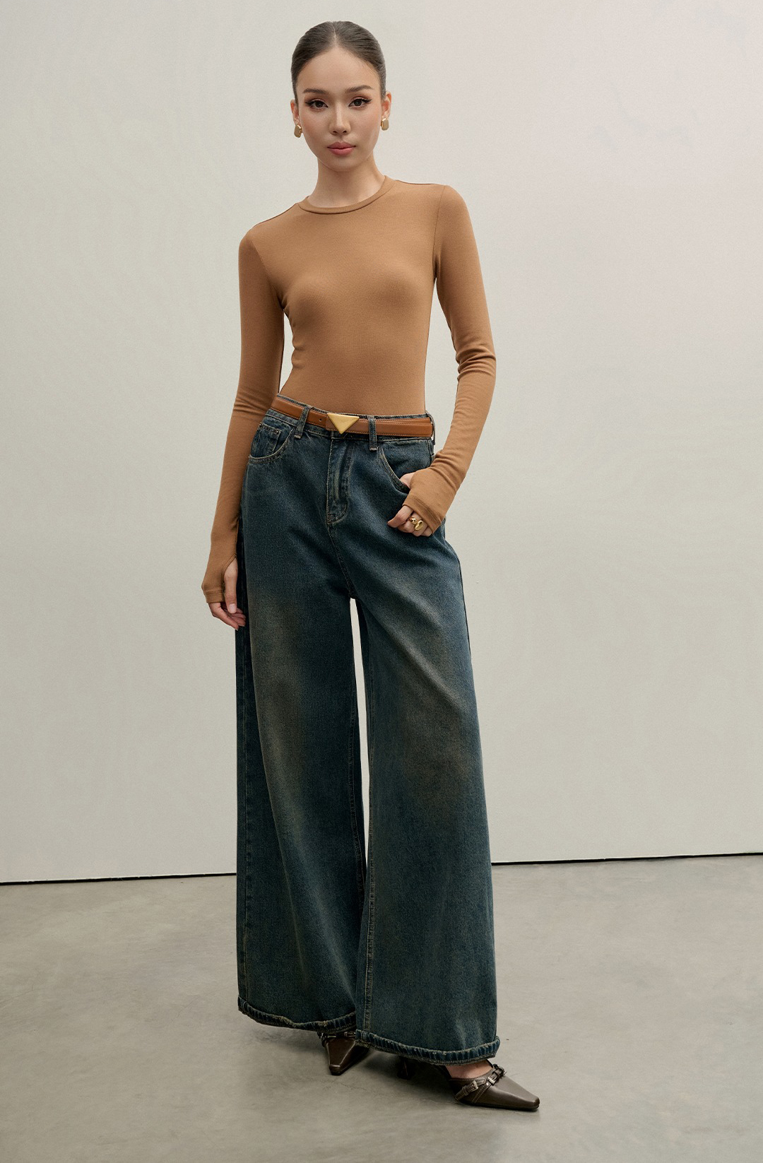 Diện mạo công sở hoàn hảo với quần jeans và chân váy denim