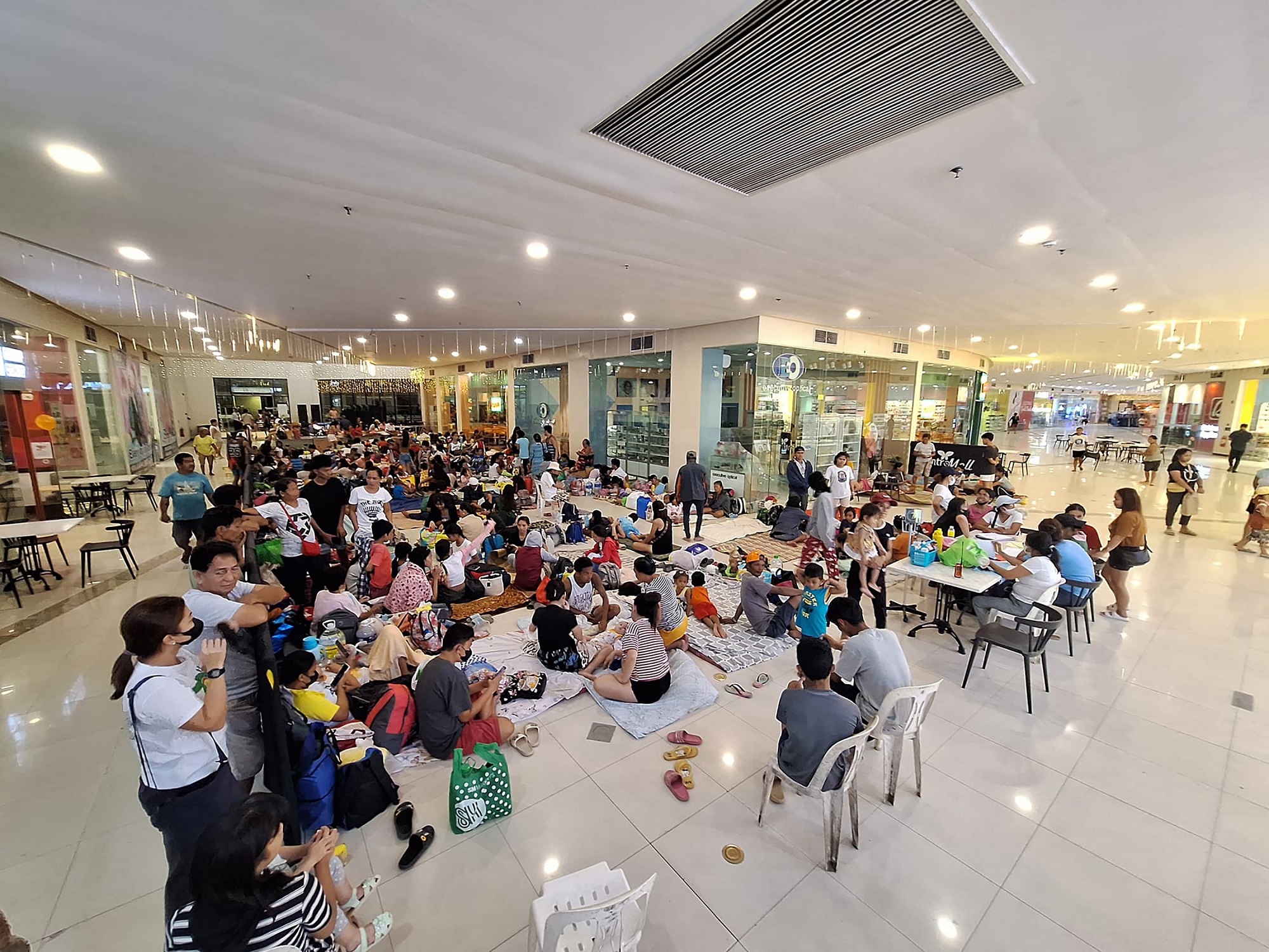 Cận cảnh hậu quả do siêu bão Man-yi gây ra ở Philippines