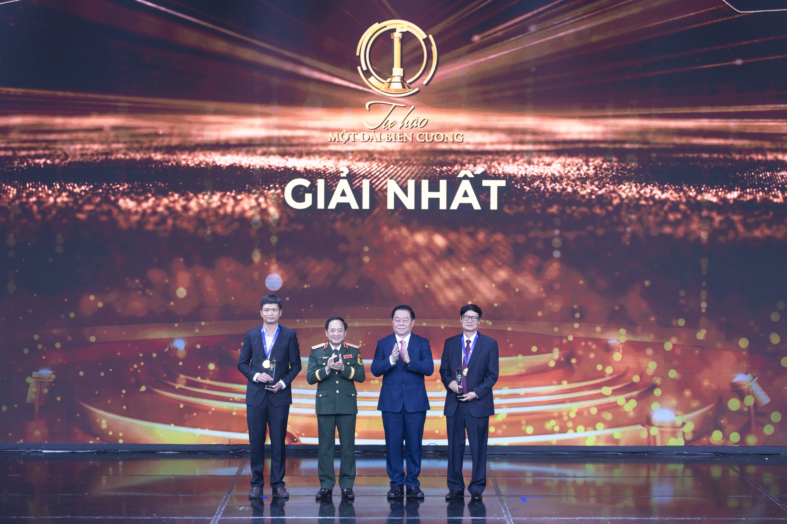 22 tác phẩm đạt giải ảnh nghệ thuật 'Tự hào một dải biên cương'