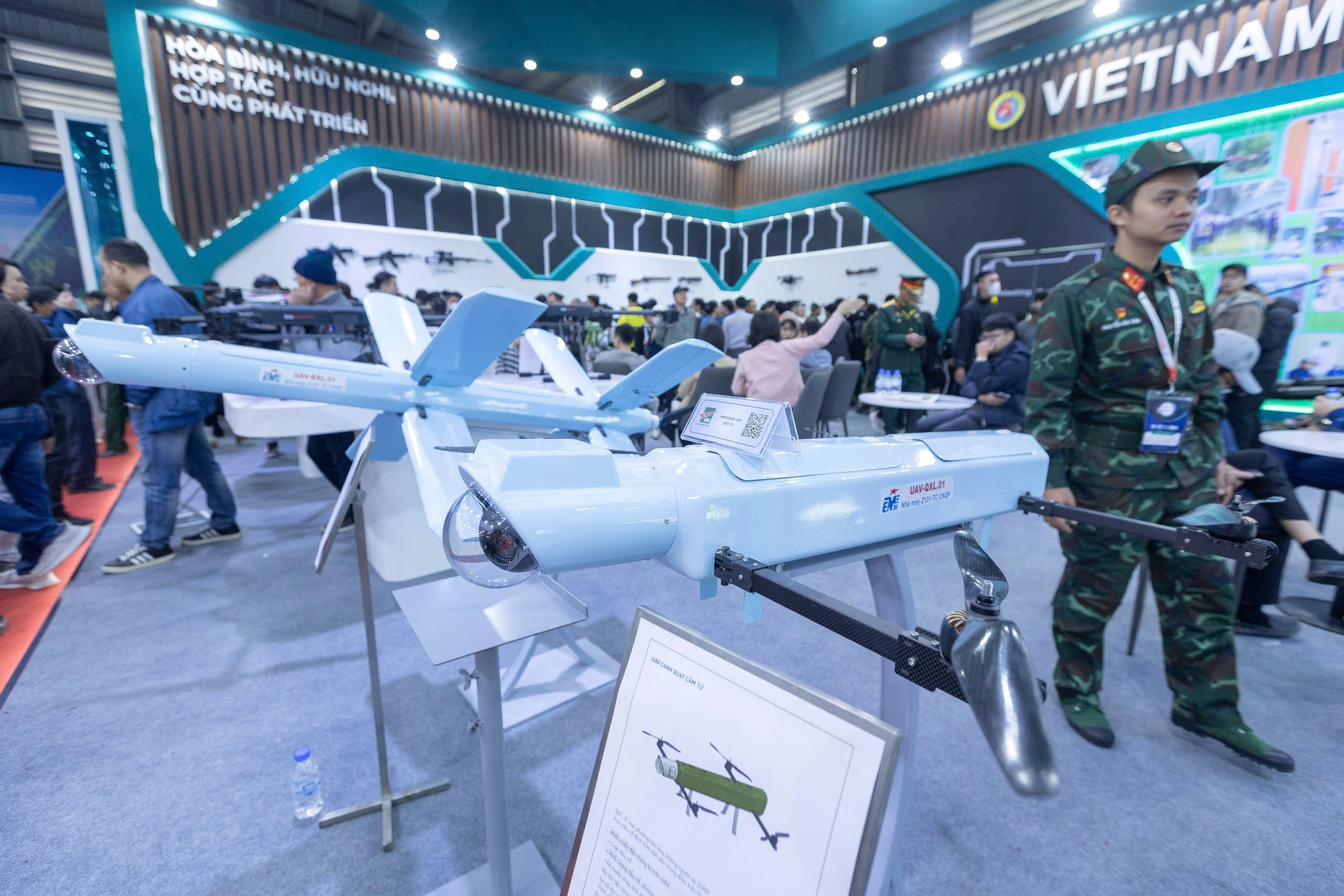 Đầu tư vào quốc phòng để tiến lên hiện đại, bảo vệ đất nước từ sớm, từ xa