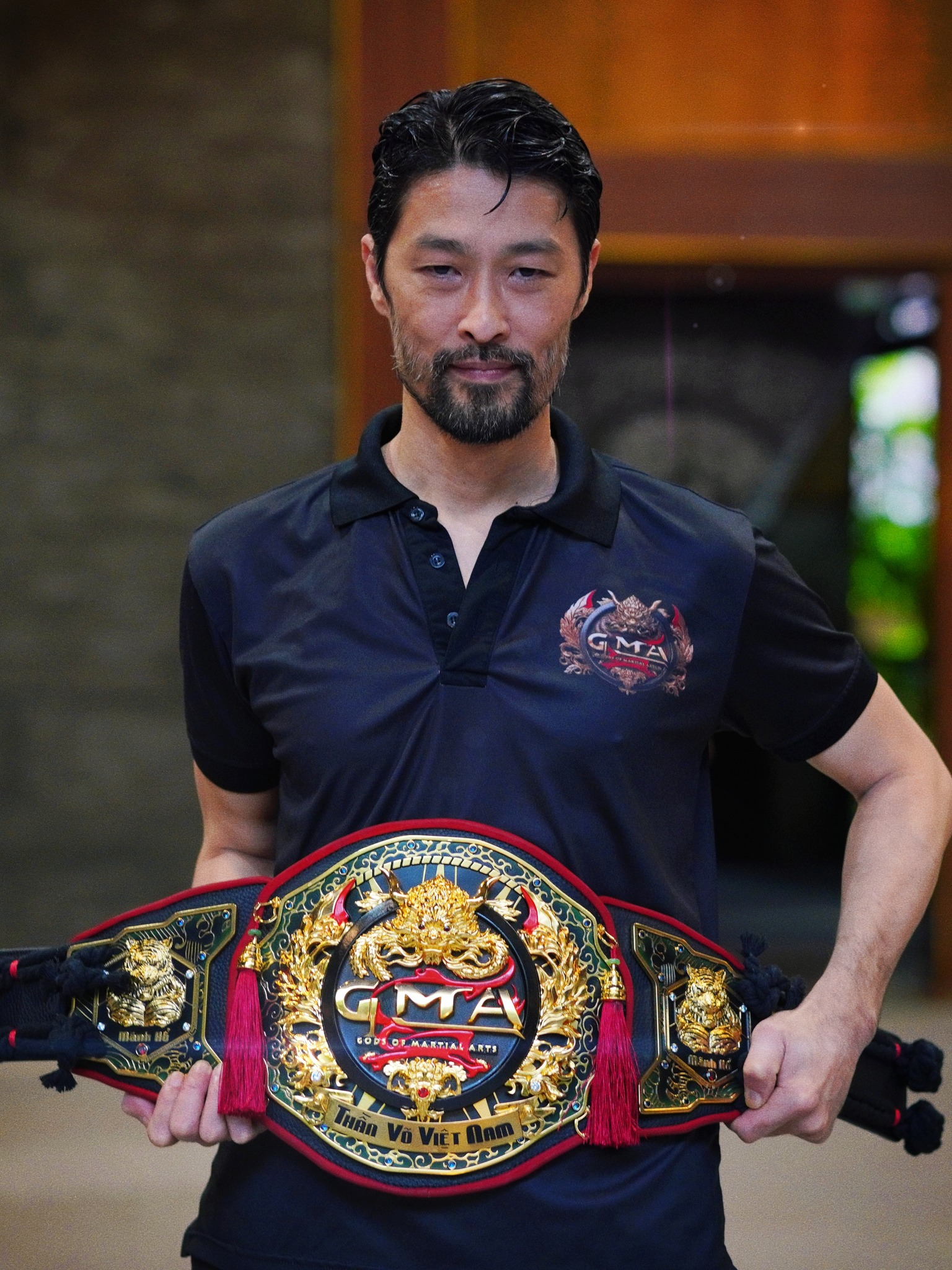 Johnny Trí Nguyễn với món quà đặc biệt cho 5 nhà vô địch 'Thần võ Việt Nam'