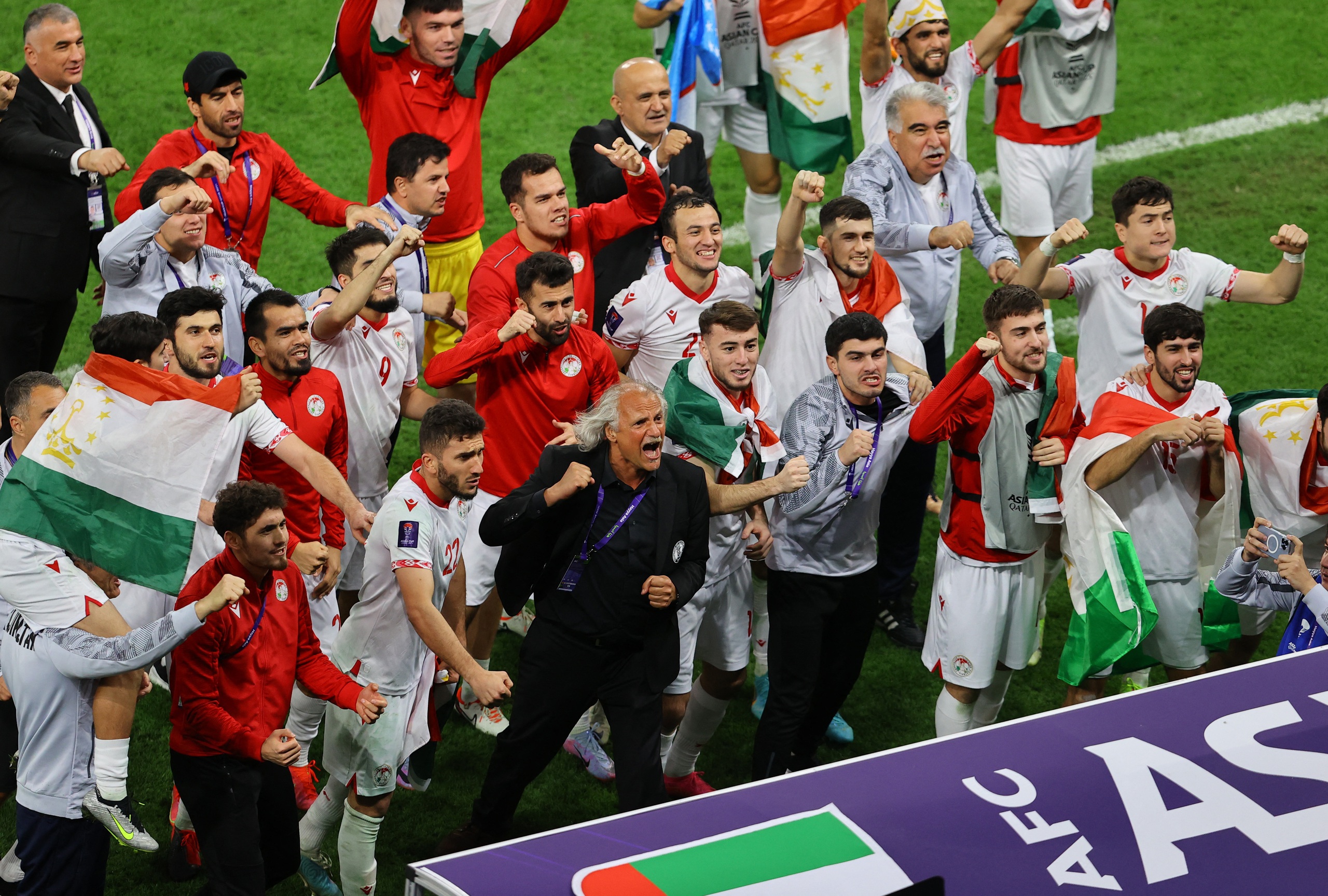 Tạo kỳ tích ở Asian Cup 2023, bóng đá đang tạo nên ‘cơn sốt’ ở Tajikistan