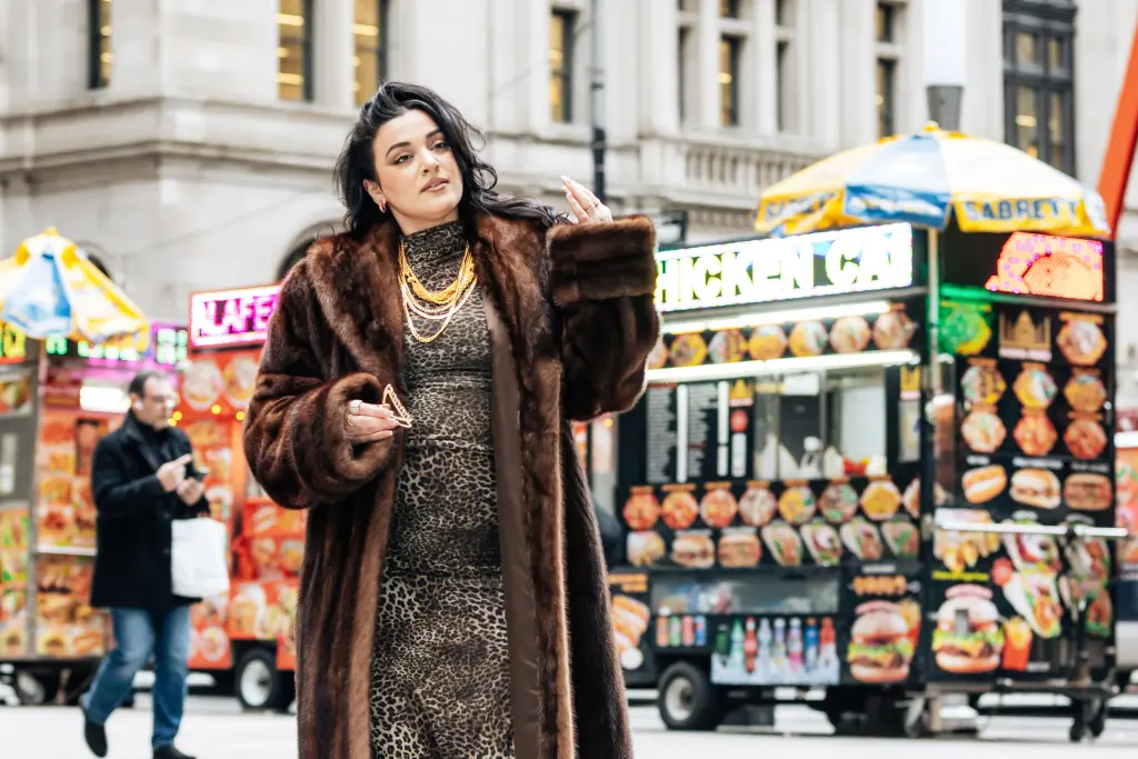 'Vợ của mafia' Mob-Wife, xu hướng thời trang mới nhất đang càn quét ...