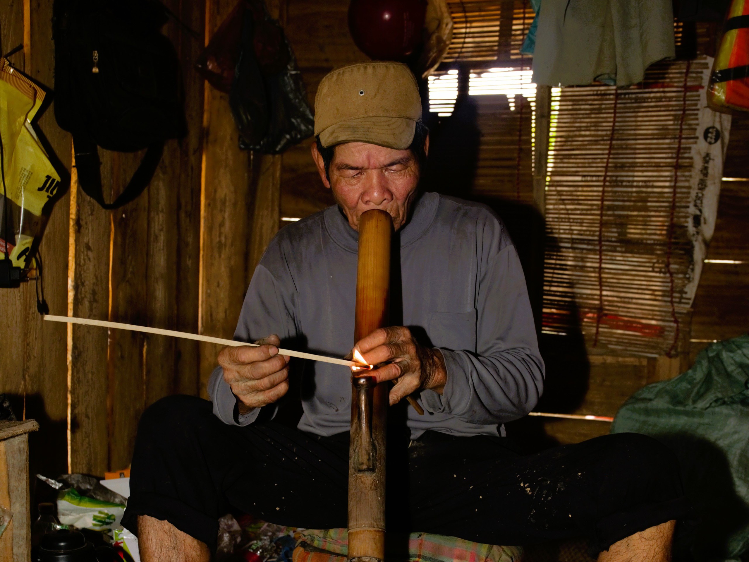 Tìm lại những anh hùng: Huyền thoại ở lòng hồ