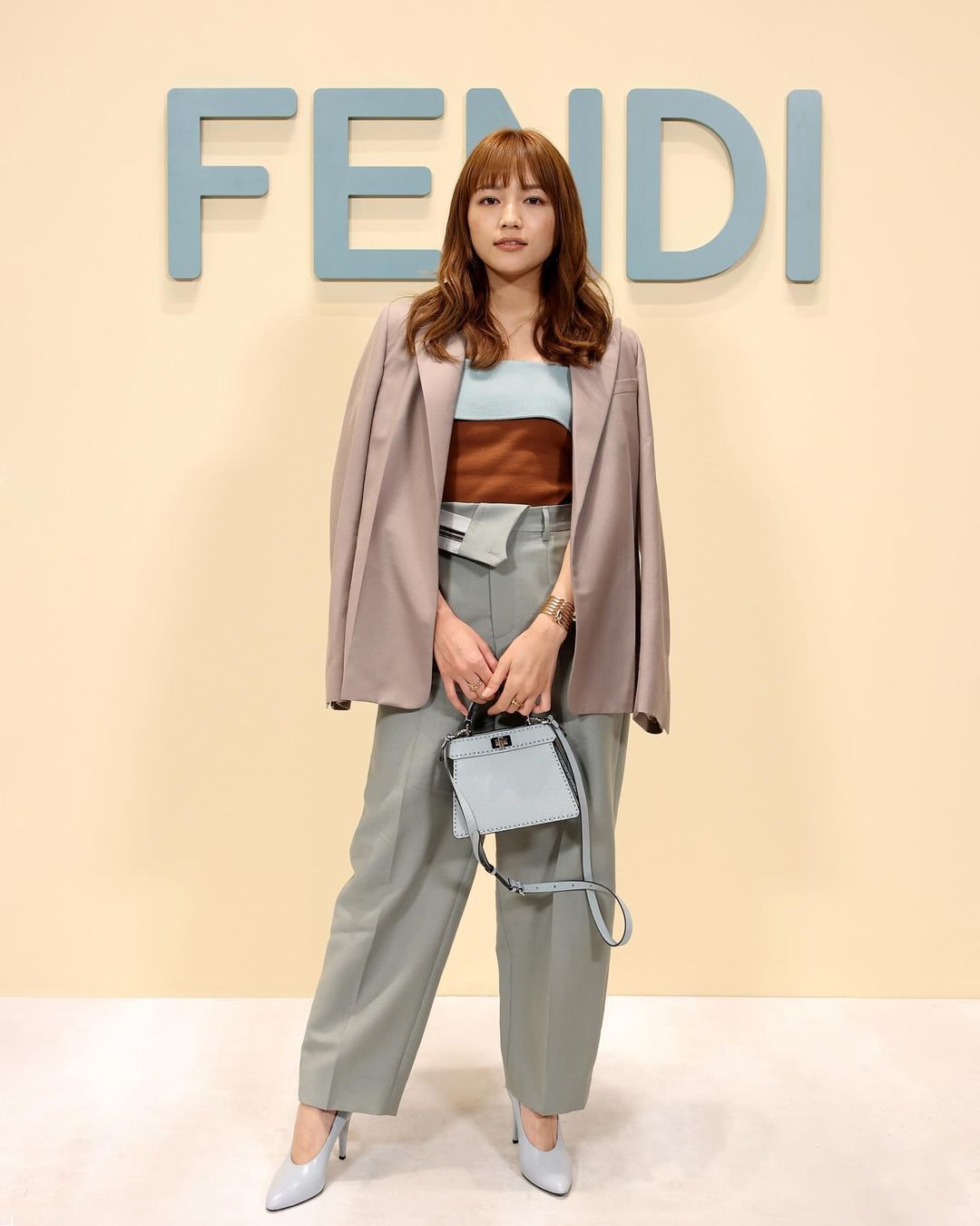 Chiếc váy của Jujin (IVE) gây tranh cãi khi vướng lùm xùm với giám đốc ...