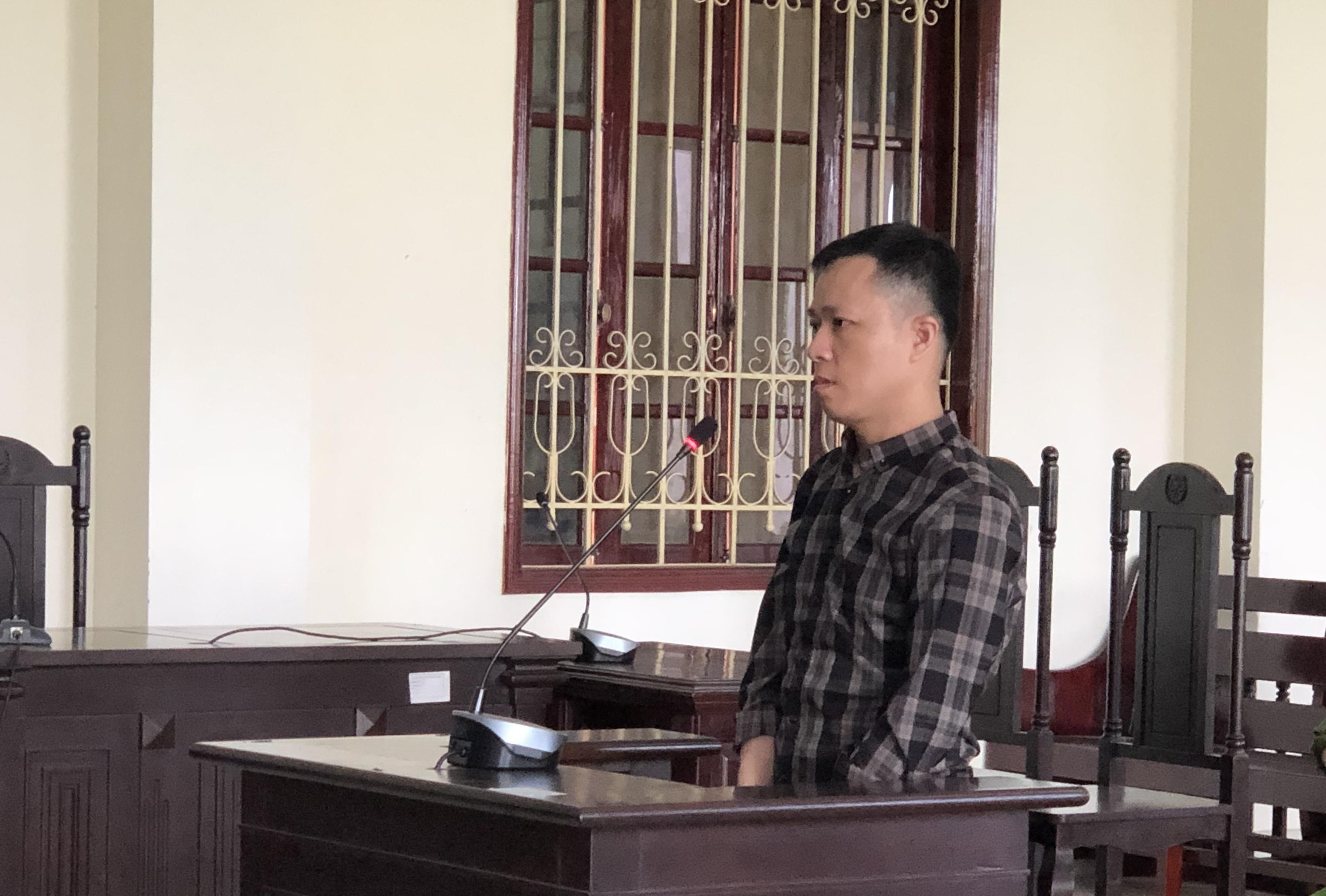 Đồng Tháp: Trộm vali vàng, lãnh án 13 năm tù