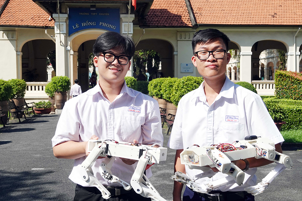 Điều đặc biệt từ chú chó robot cứu hộ đạt giải thưởng quốc tế