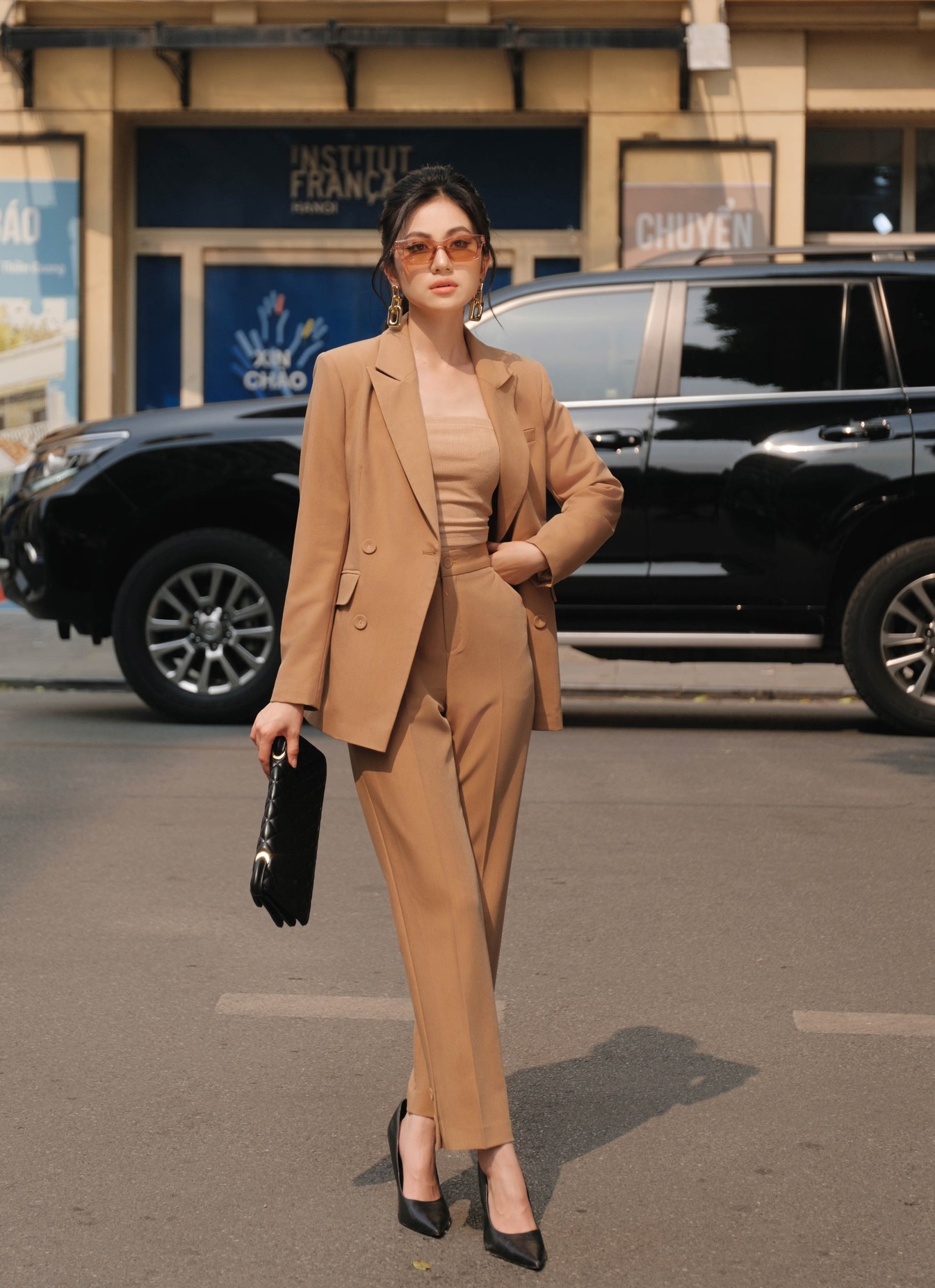 Cách phối đồ công sở chuẩn sang xịn và tôn dáng tối đa