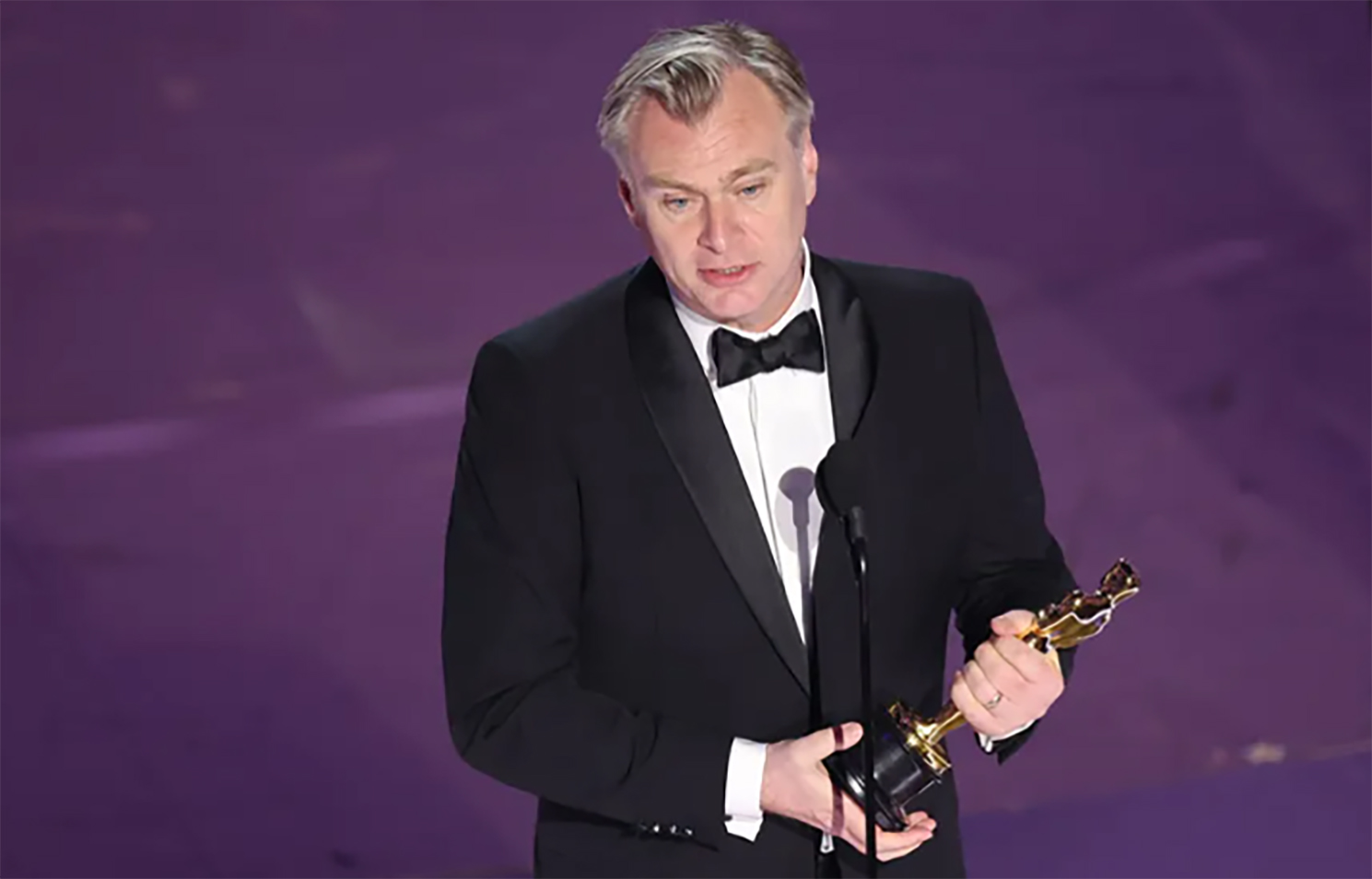 Christopher Nolan nhận 100 triệu USD từ phim 'Oppenheimer' sau khi đoạt Oscar