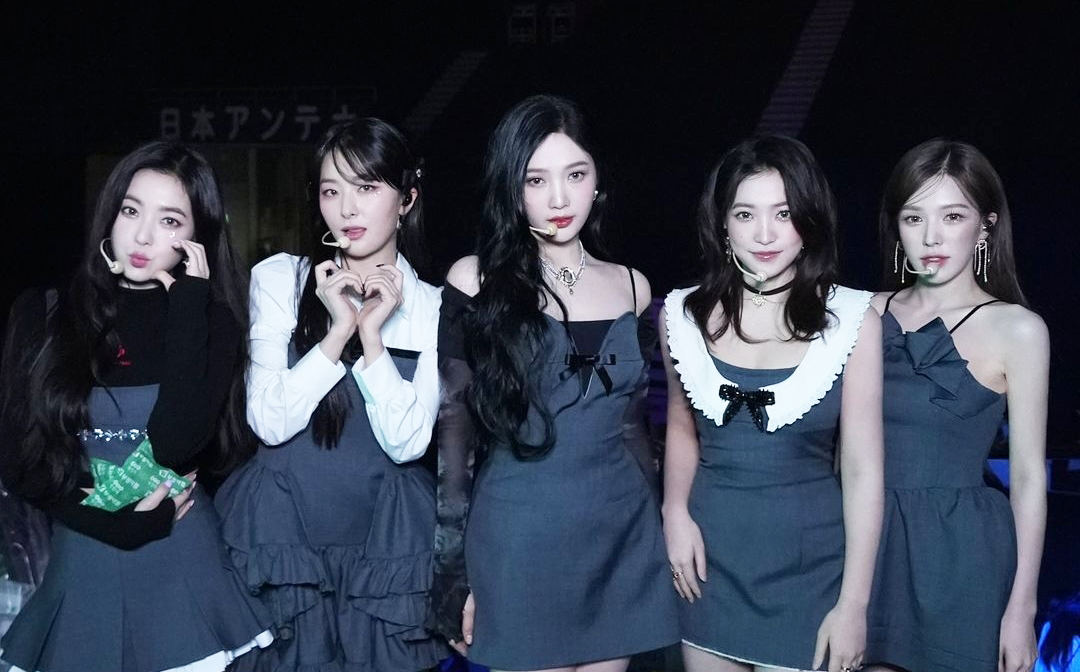 Red Velvet được gọi là 'nhóm nhạc toàn mỹ nhân' khi xuất hiện trong bộ ...