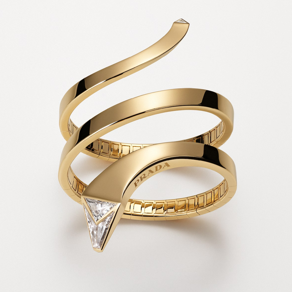 Kim cương nhân tạo có hạ thấp giá trị của các tín đồ thời trang?