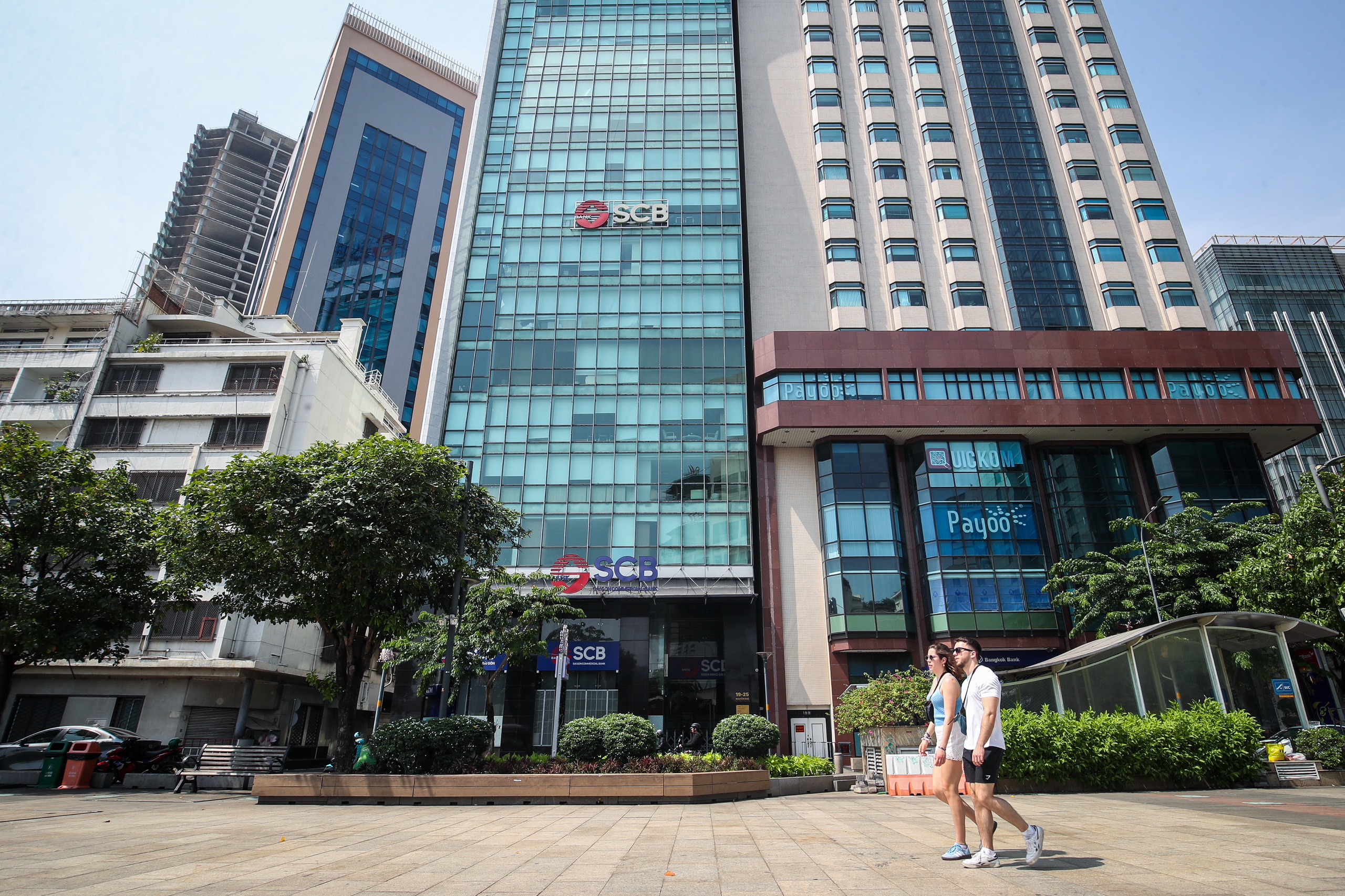 Trương Mỹ Lan 'đòi' gỡ phong tỏa tòa nhà trụ sở SCB thuê ở 19 Nguyễn Huệ