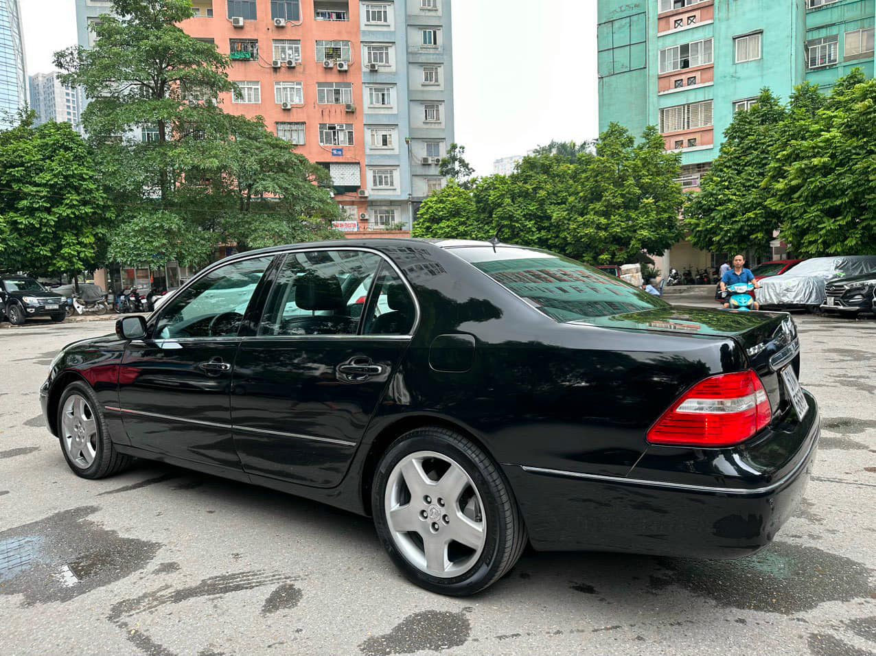 Lexus LS sau 20 năm sử dụng tại Việt Nam, rao giá 400 triệu đồng