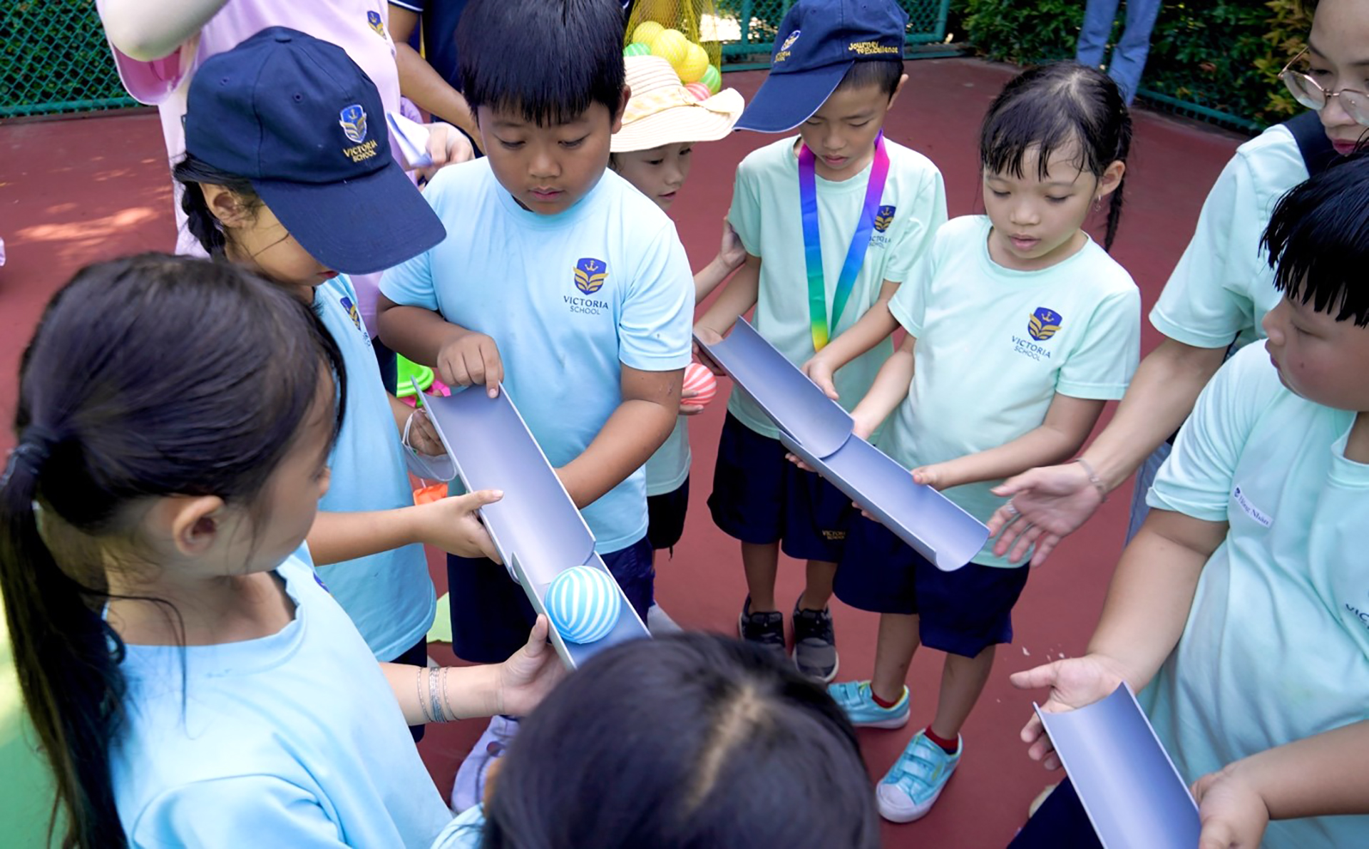 Khởi động mùa hè trải nghiệm ‘Inno Dreamland’ bùng nổ cùng Victoria School