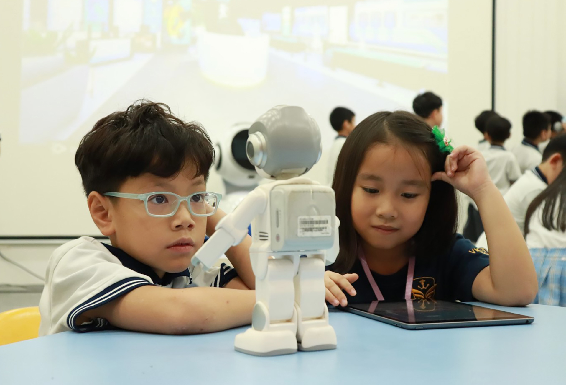 Khởi động mùa hè trải nghiệm ‘Inno Dreamland’ bùng nổ cùng Victoria School