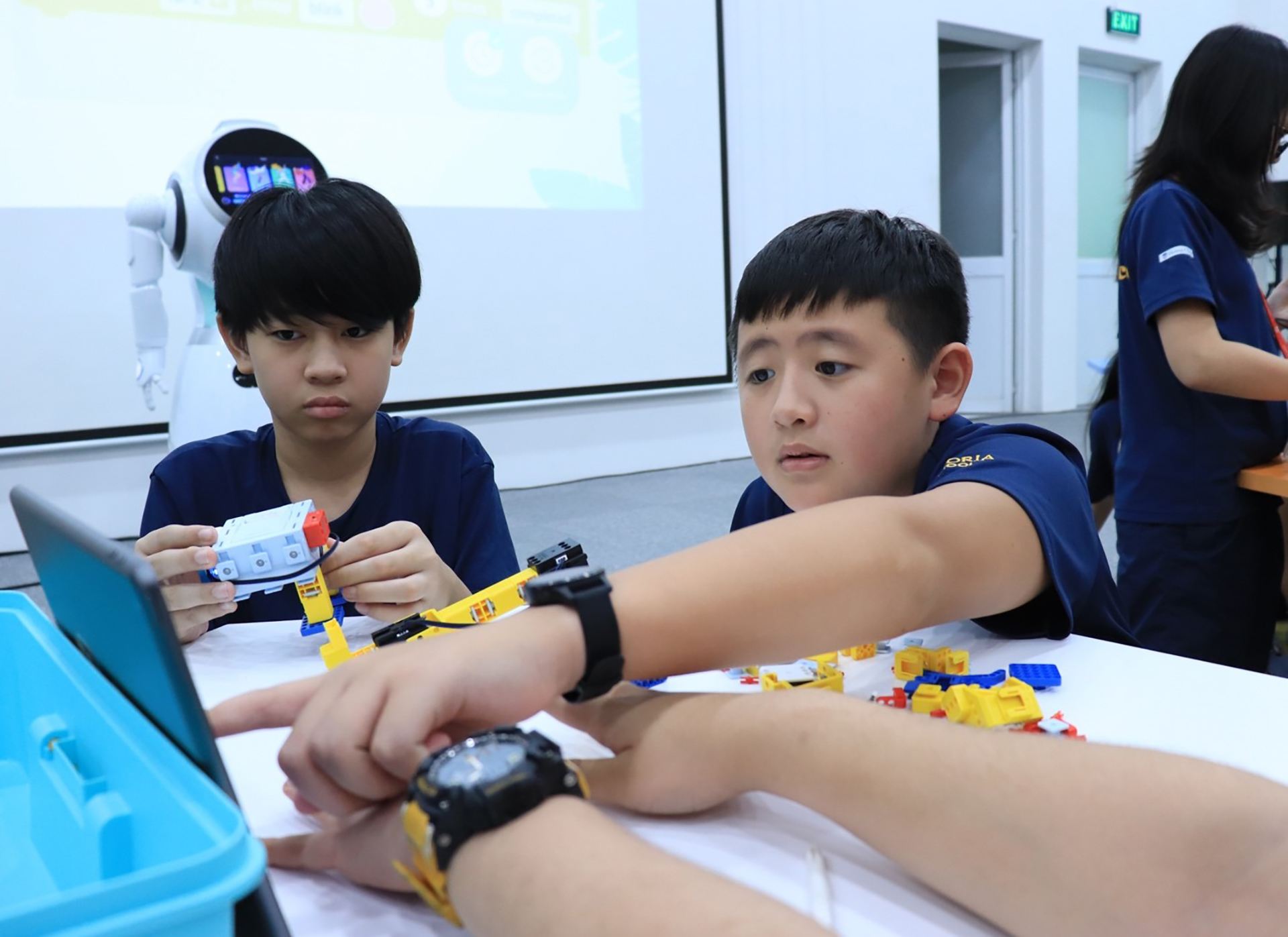 Khởi động mùa hè trải nghiệm ‘Inno Dreamland’ bùng nổ cùng Victoria School
