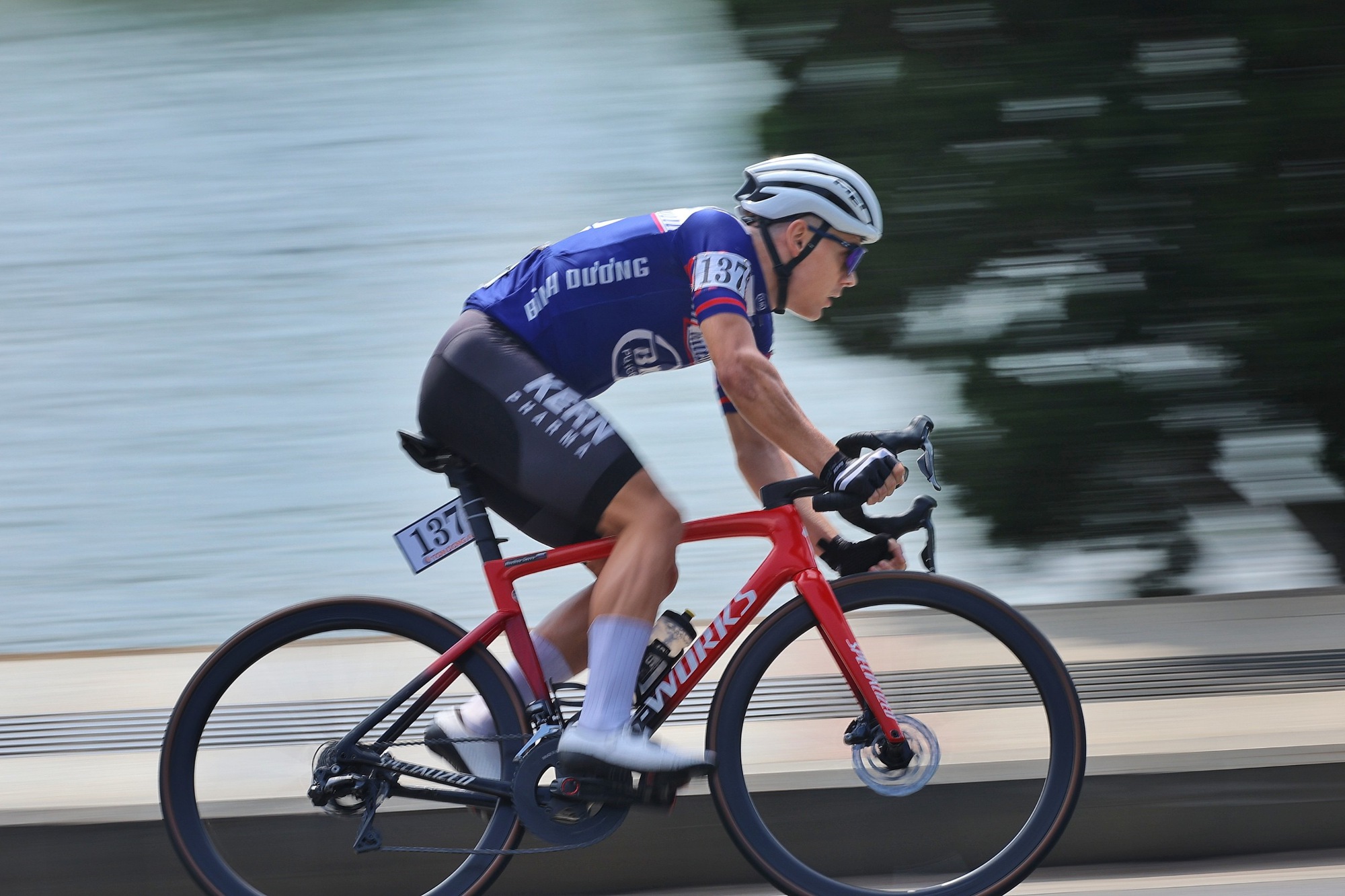 Cúp truyền hình: Tay đua đẳng cấp thế giới Martin Laas đánh bại Lê ...