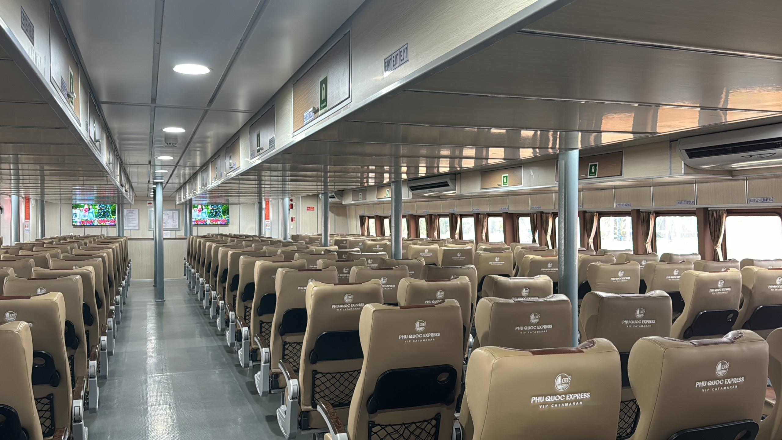 'Siêu' tàu cao tốc kéo khoảng cách TP.HCM - Côn Đảo chỉ còn 4 giờ đi biển