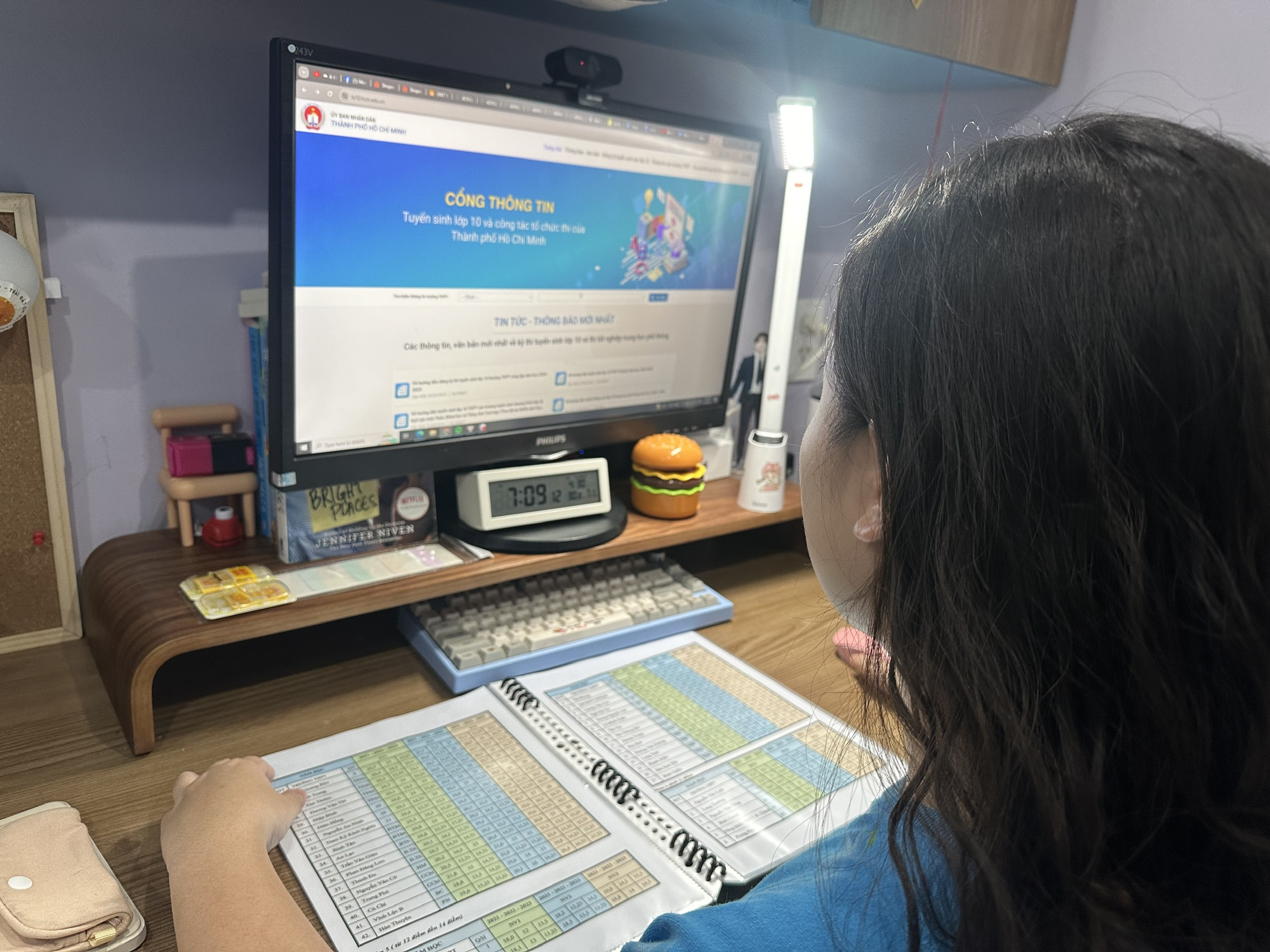 Xem tỷ lệ chọi lớp 10 từng trường THPT (TP.HCM) tại đây trước khi điều ...