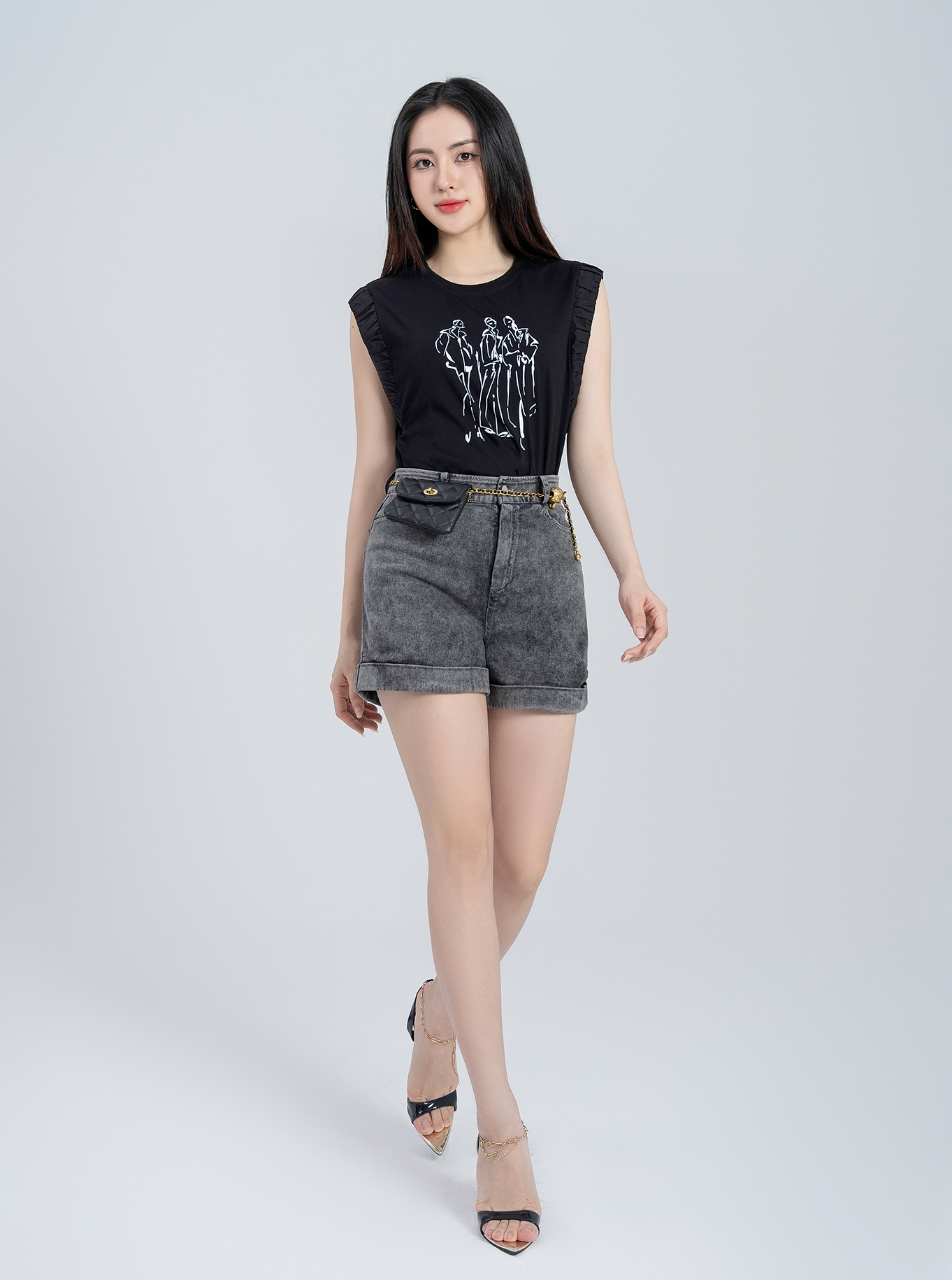 Mùa hè mặc những kiểu quần shorts này vừa mát mẻ lại chuẩn thanh lịch