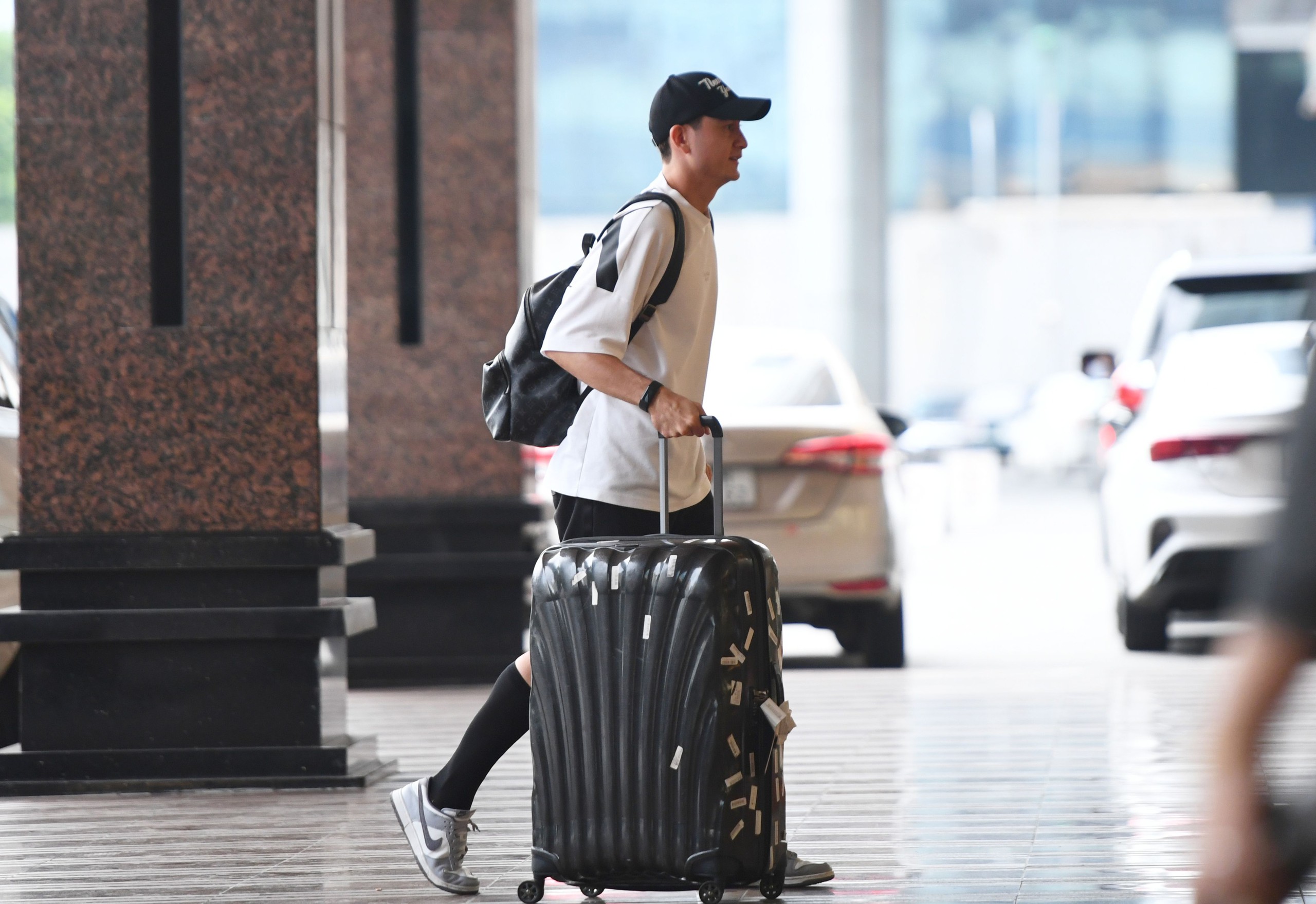 Đội tuyển Việt Nam hội quân: HLV Kim Sang-sik đến sớm, Văn Lâm và Quang ...