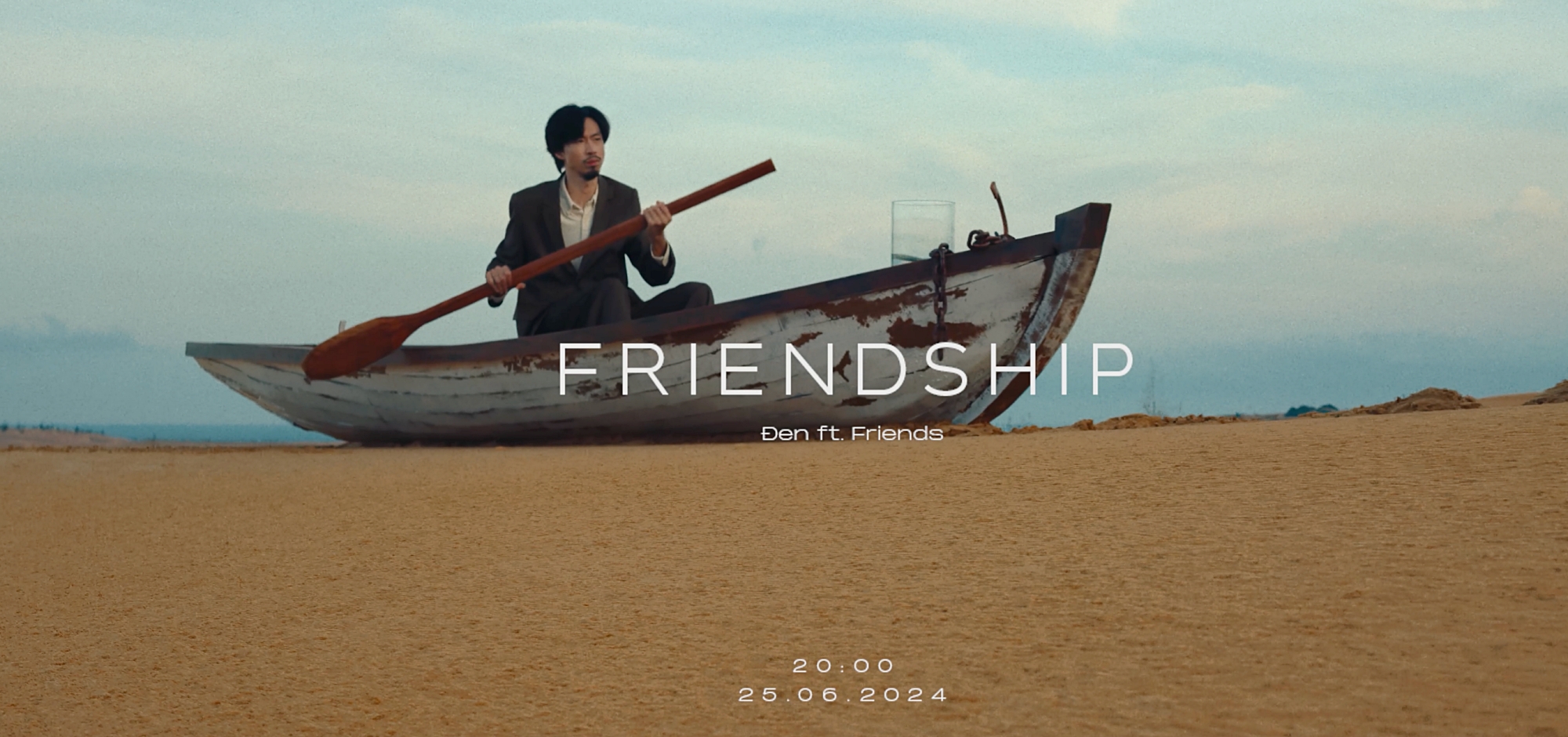 Sĩ tử lại đổ xô đoán đề văn tốt nghiệp từ MV Friendship, Đen Vâu nói gì?