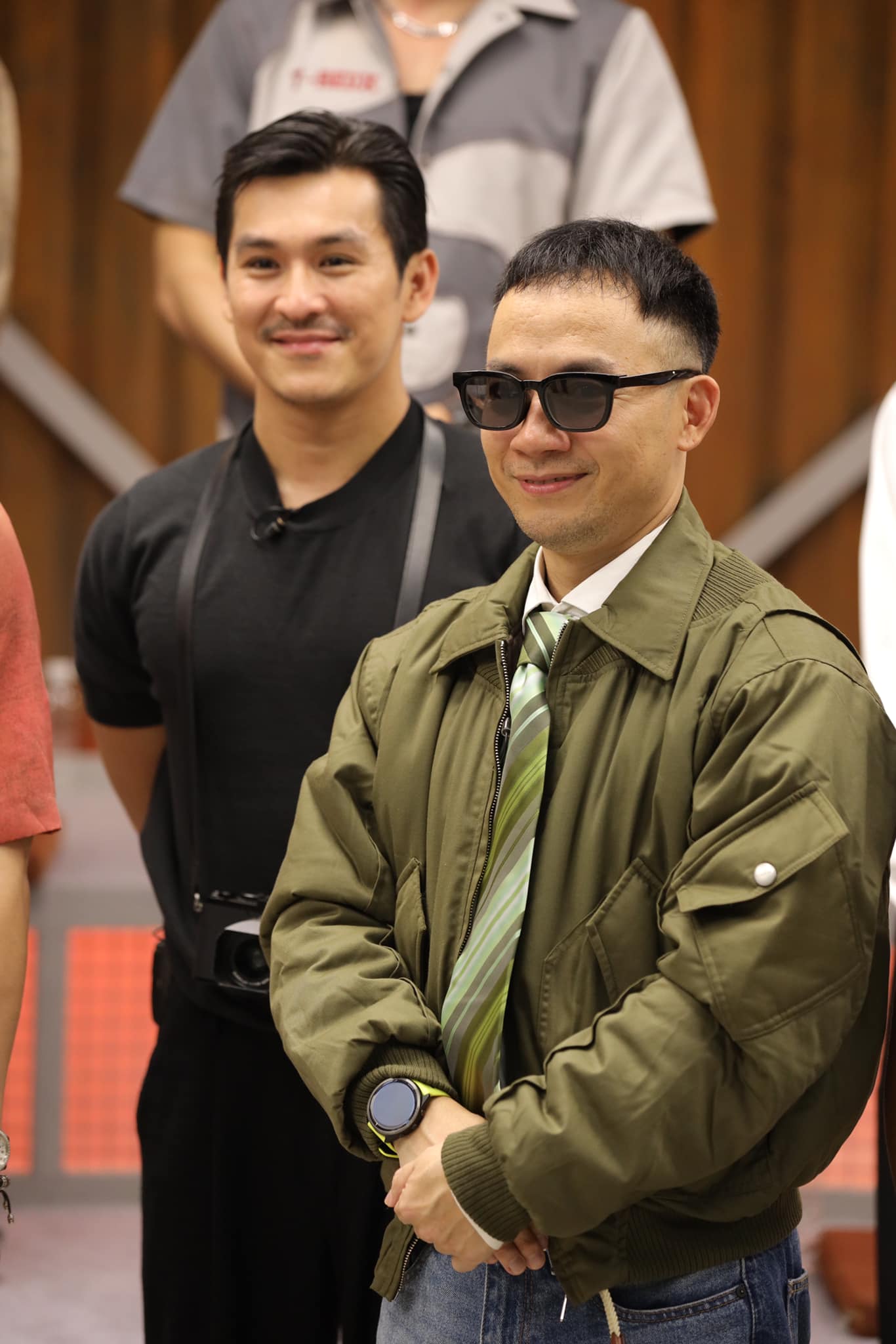 Tiến Đạt kể lý do rời showbiz và cuộc sống kín tiếng bên vợ kém 10 tuổi